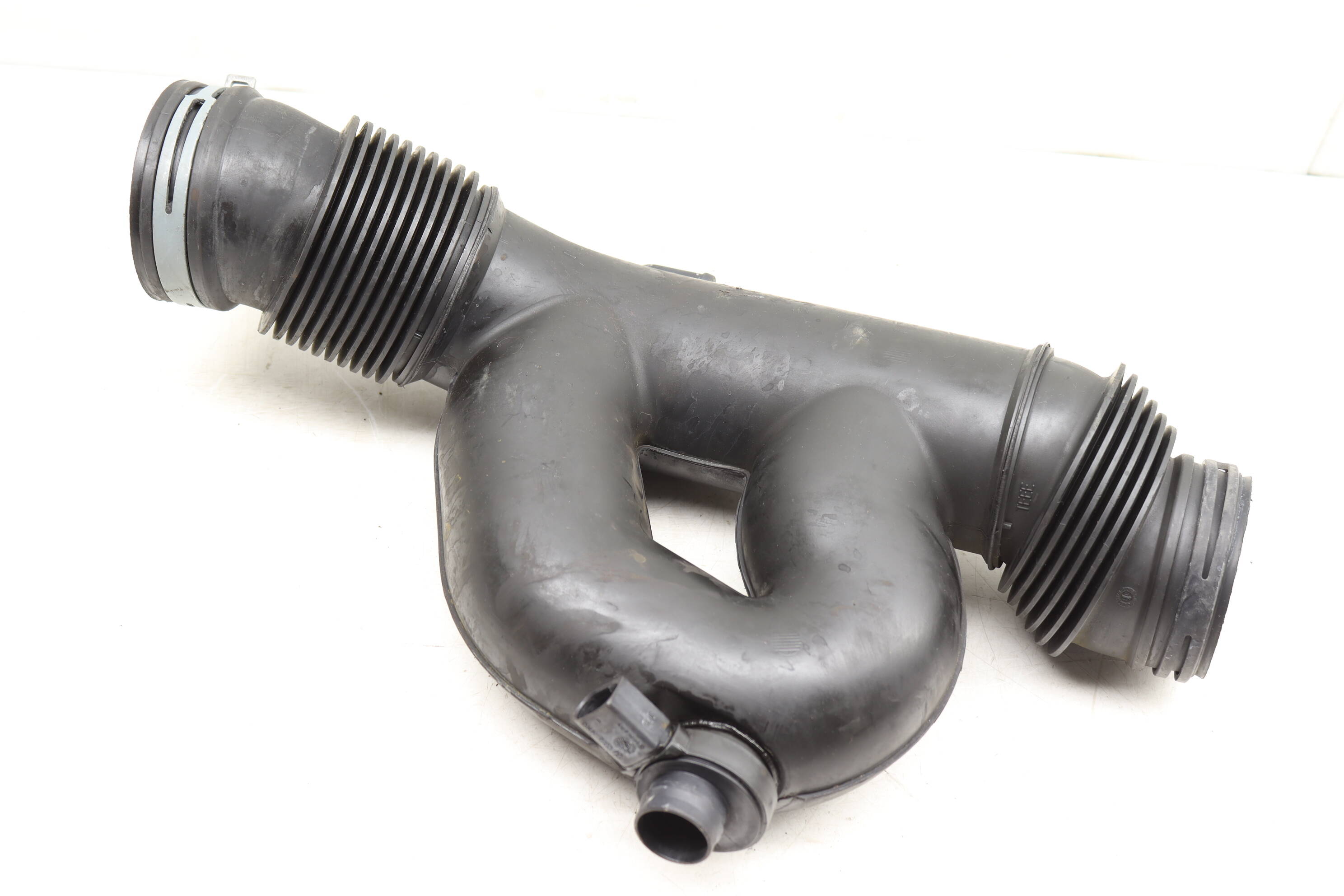 VW Air Intake Hose (EuroVan) 022129627C