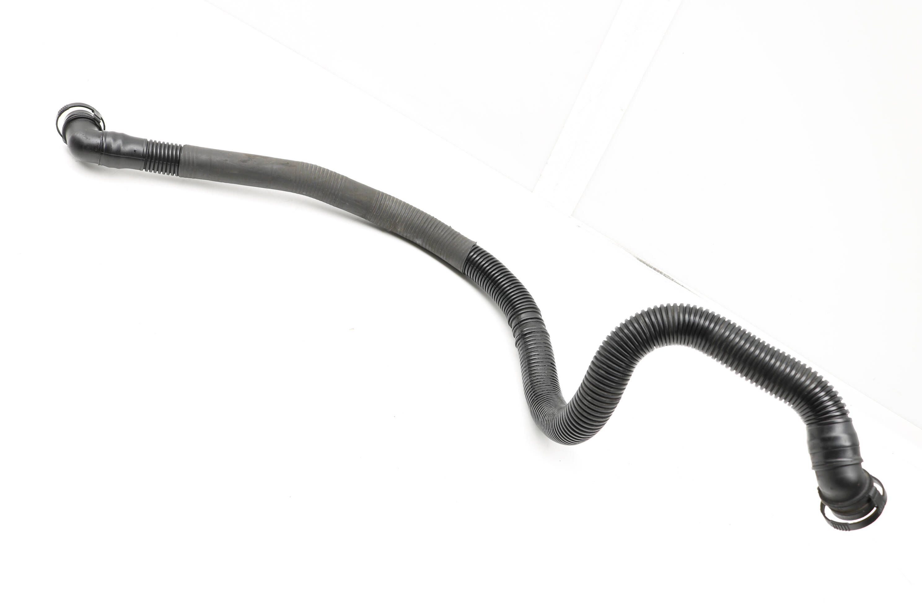 SECONDARY AIR PUMP HOSE / LINE - AUDI TT - 06A133889H