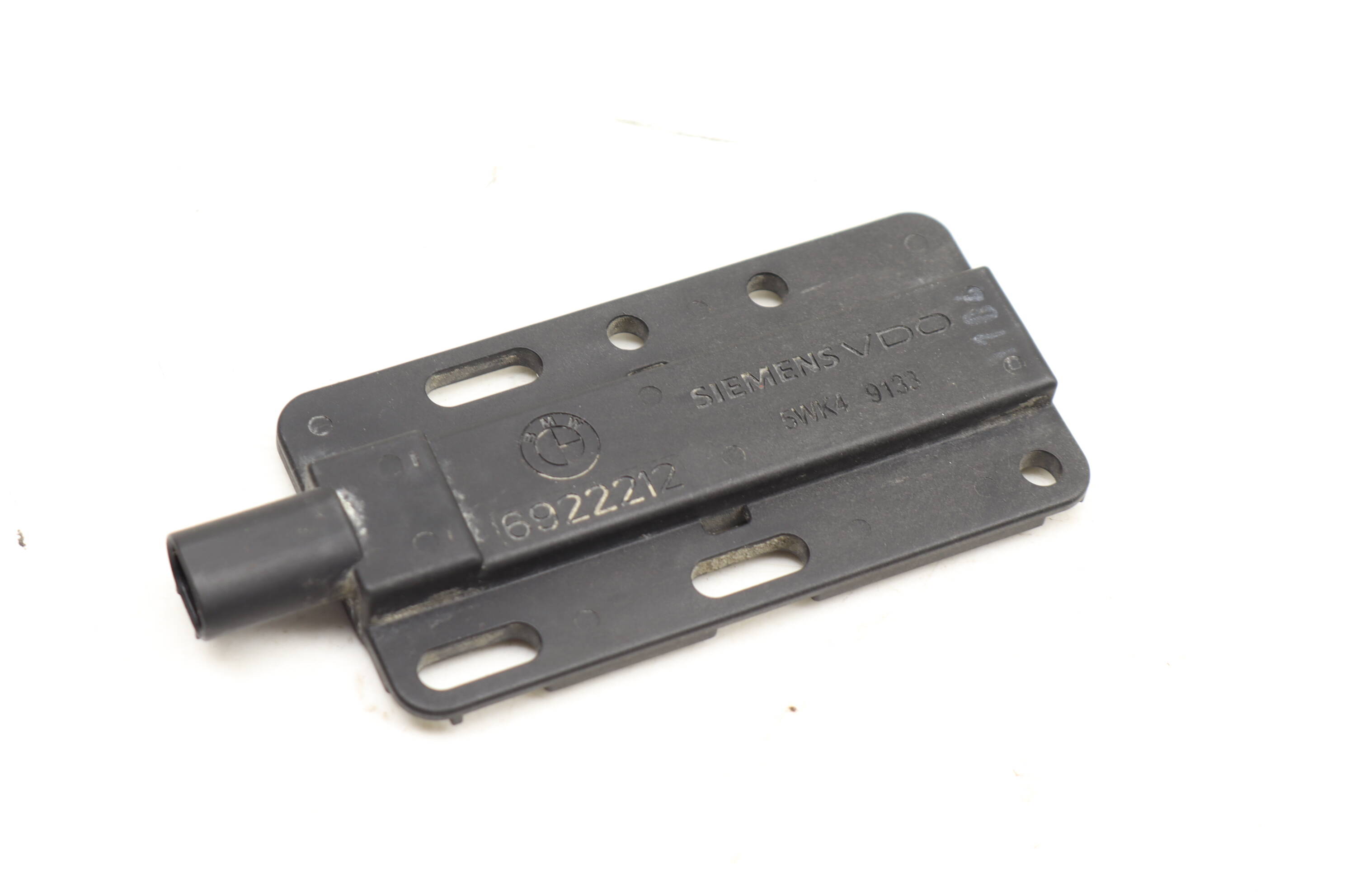 BMW Bumper Antenna (550i, 650i, M6, 645Ci, X1) 61356922212
