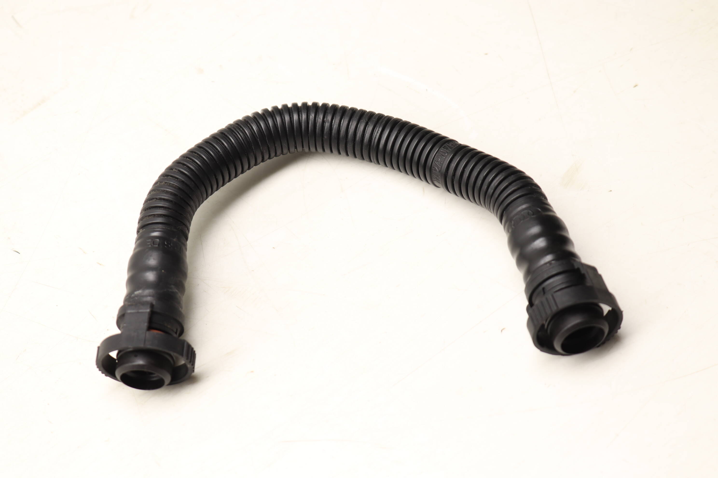 Audi Pcv Breather Hose / Line 06F103221F