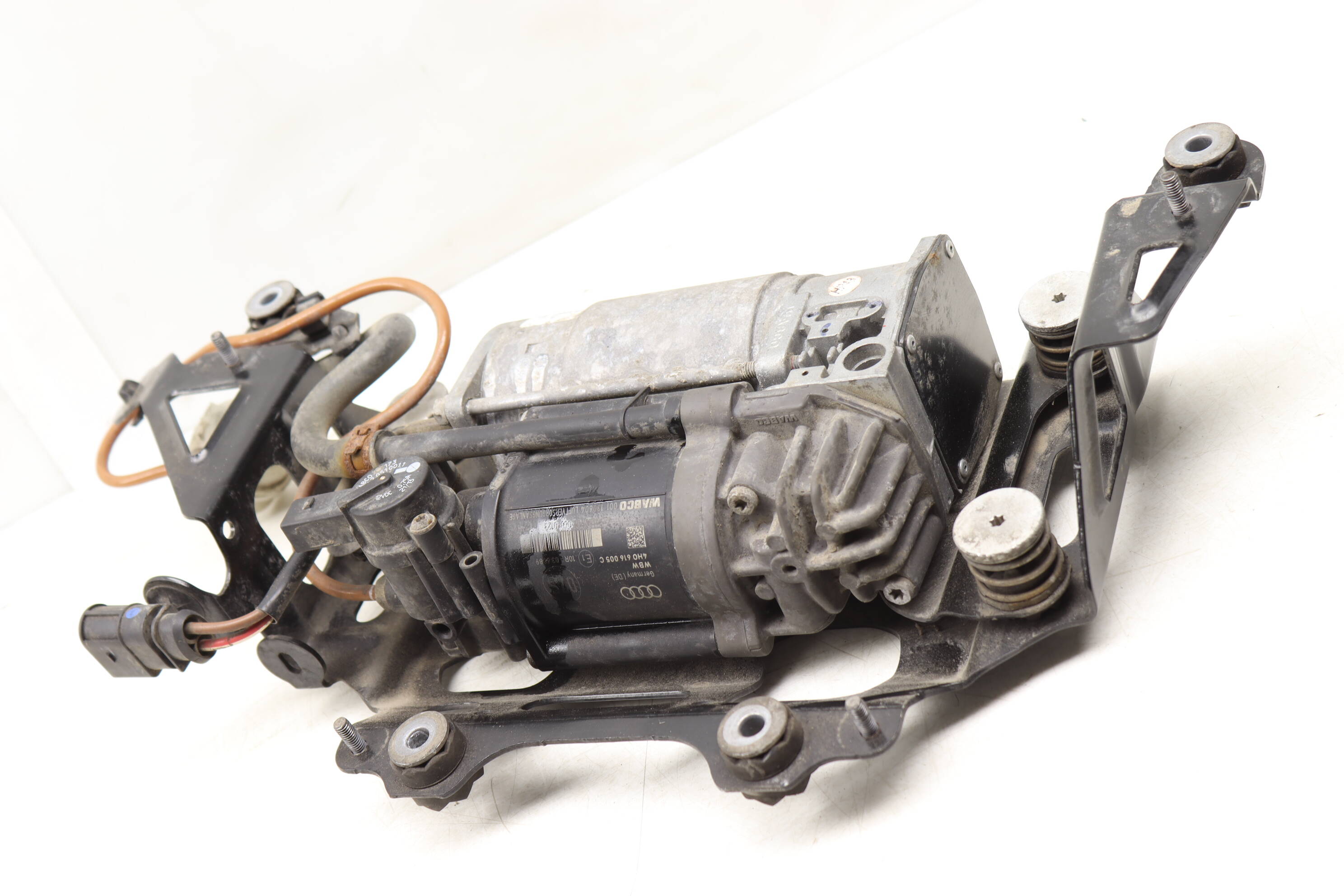 Audi Air Suspension Compressor / Pump (A8 Quattro, S8) 4H0616005C