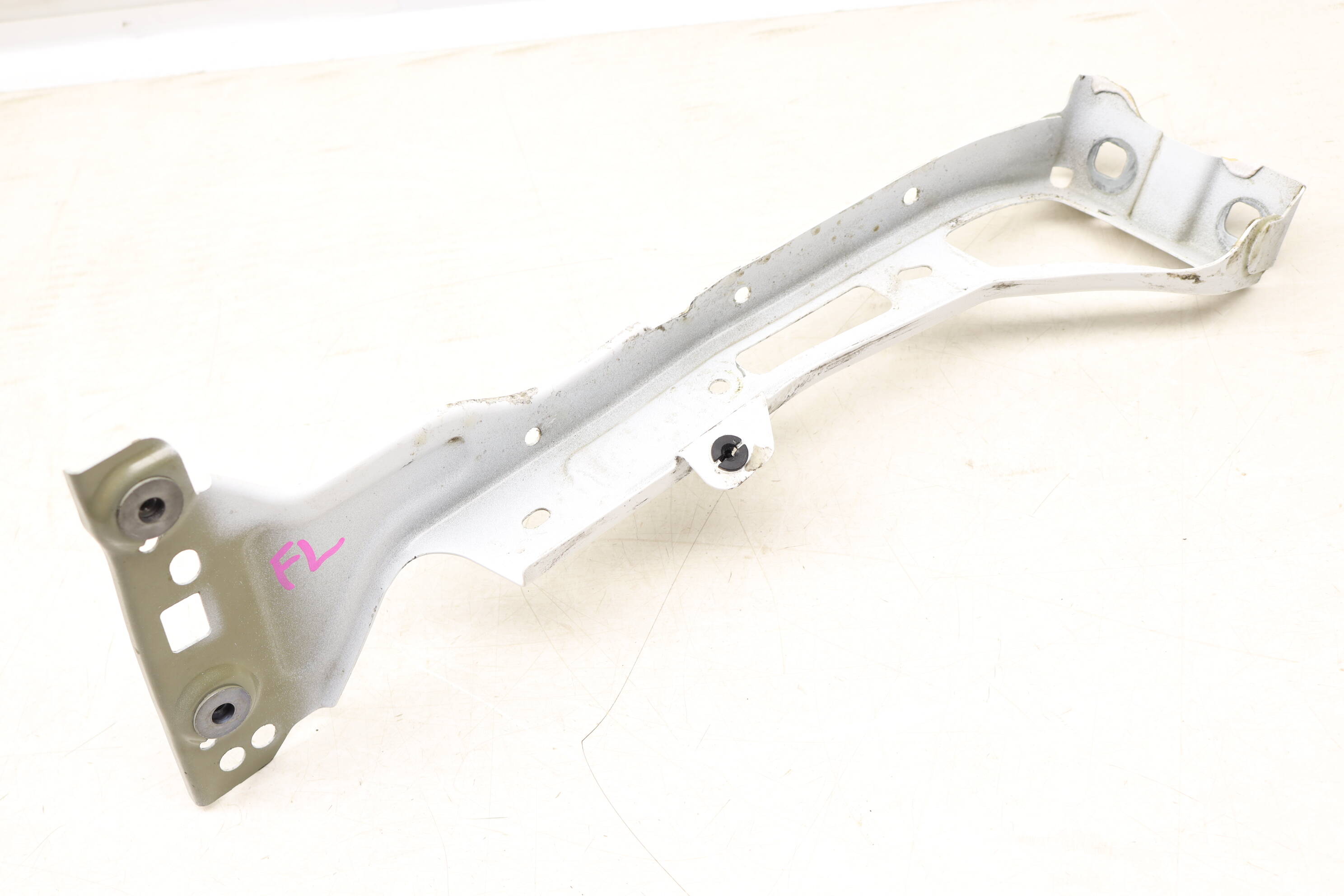 Audi Front Left Fender Mount / Bracket 8W0821135C