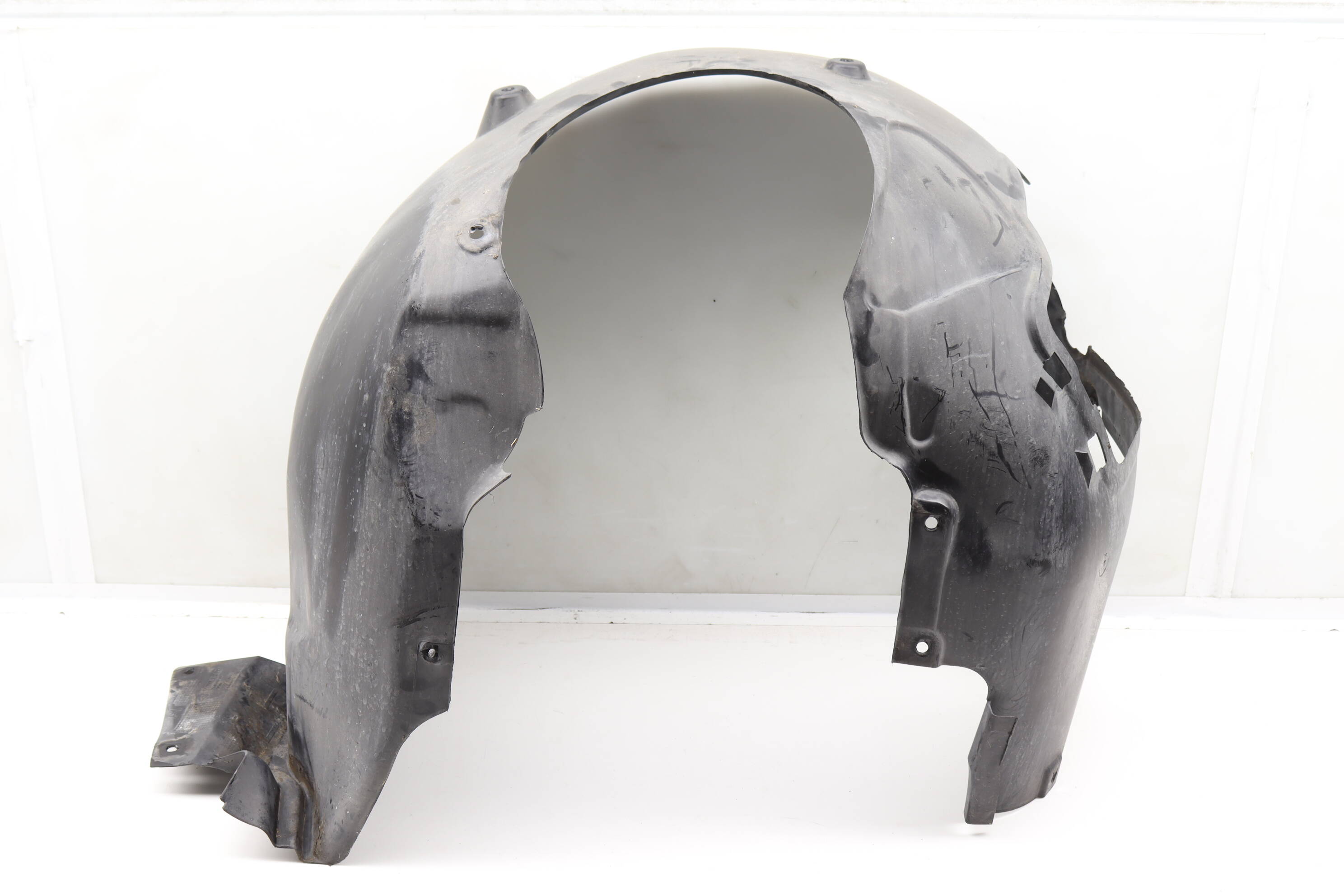 BMW Front Left Fender Liner / Wheel Housing Cover 51717012727