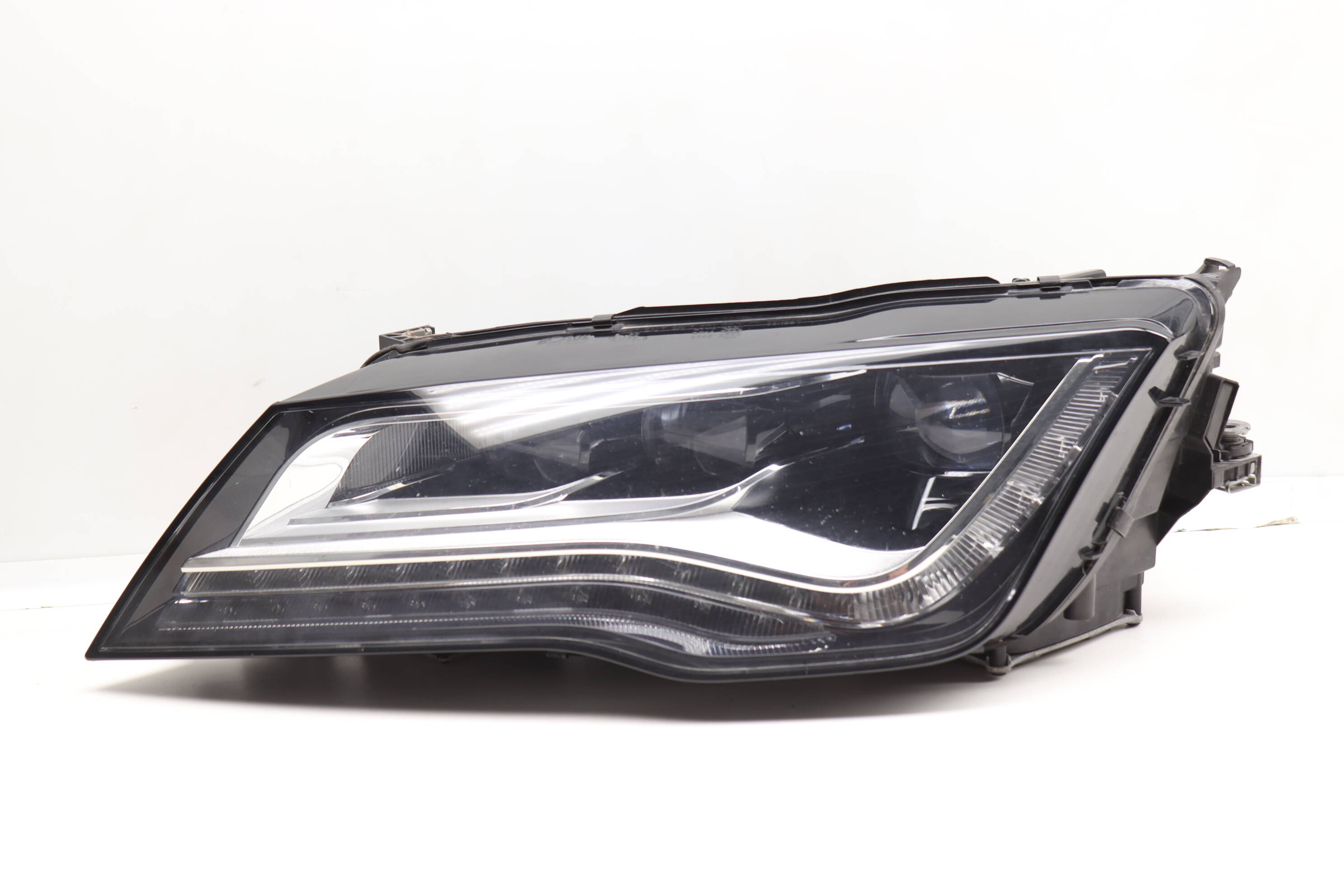 Audi Left Led Headlight / Headlamp (A7 Quattro, S7) 4G8941033E