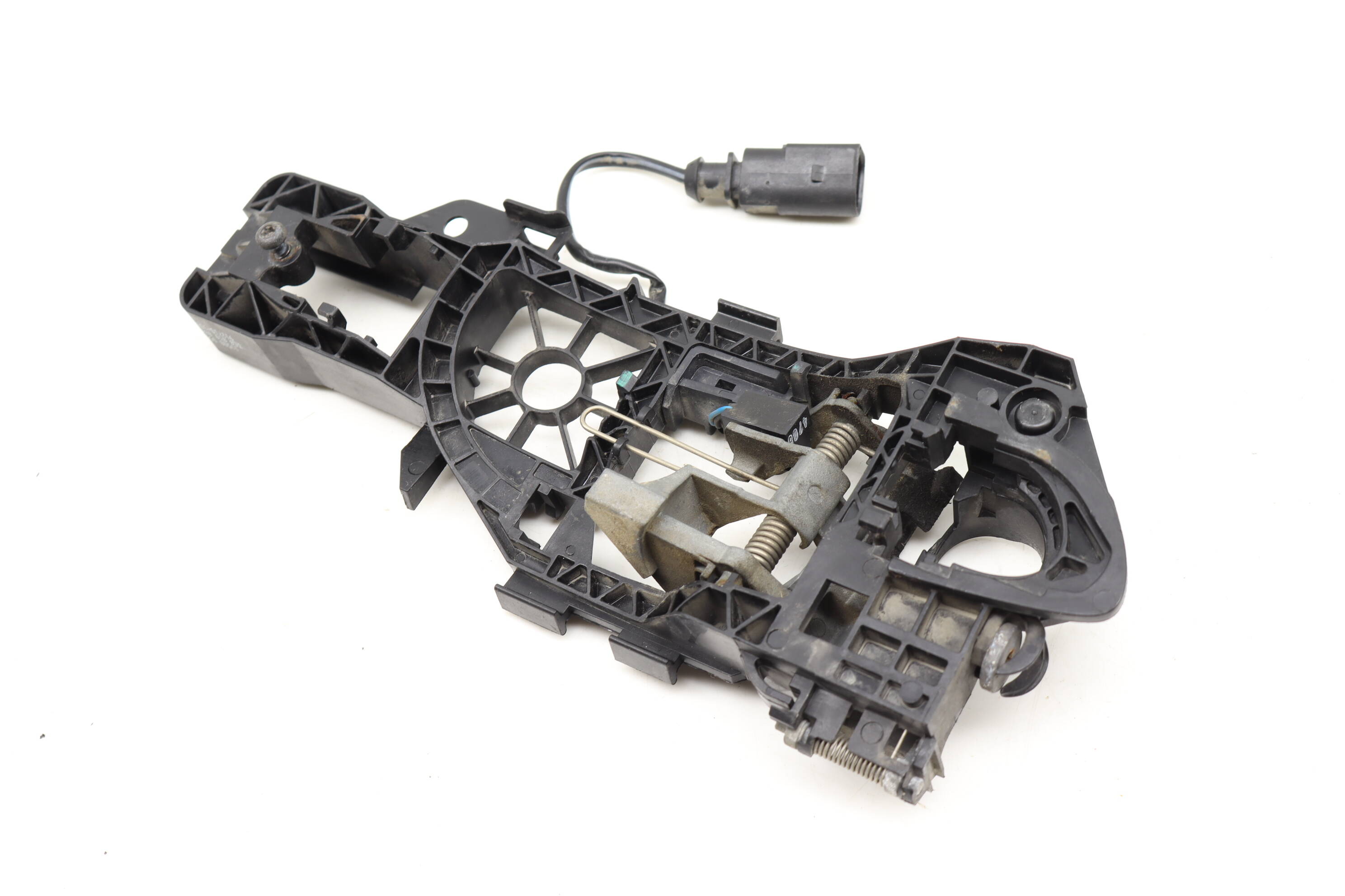 WolfAutoParts.com - RIGHT - EXTERIOR DOOR HANDLE BRACKET - VW CC PASSAT ...