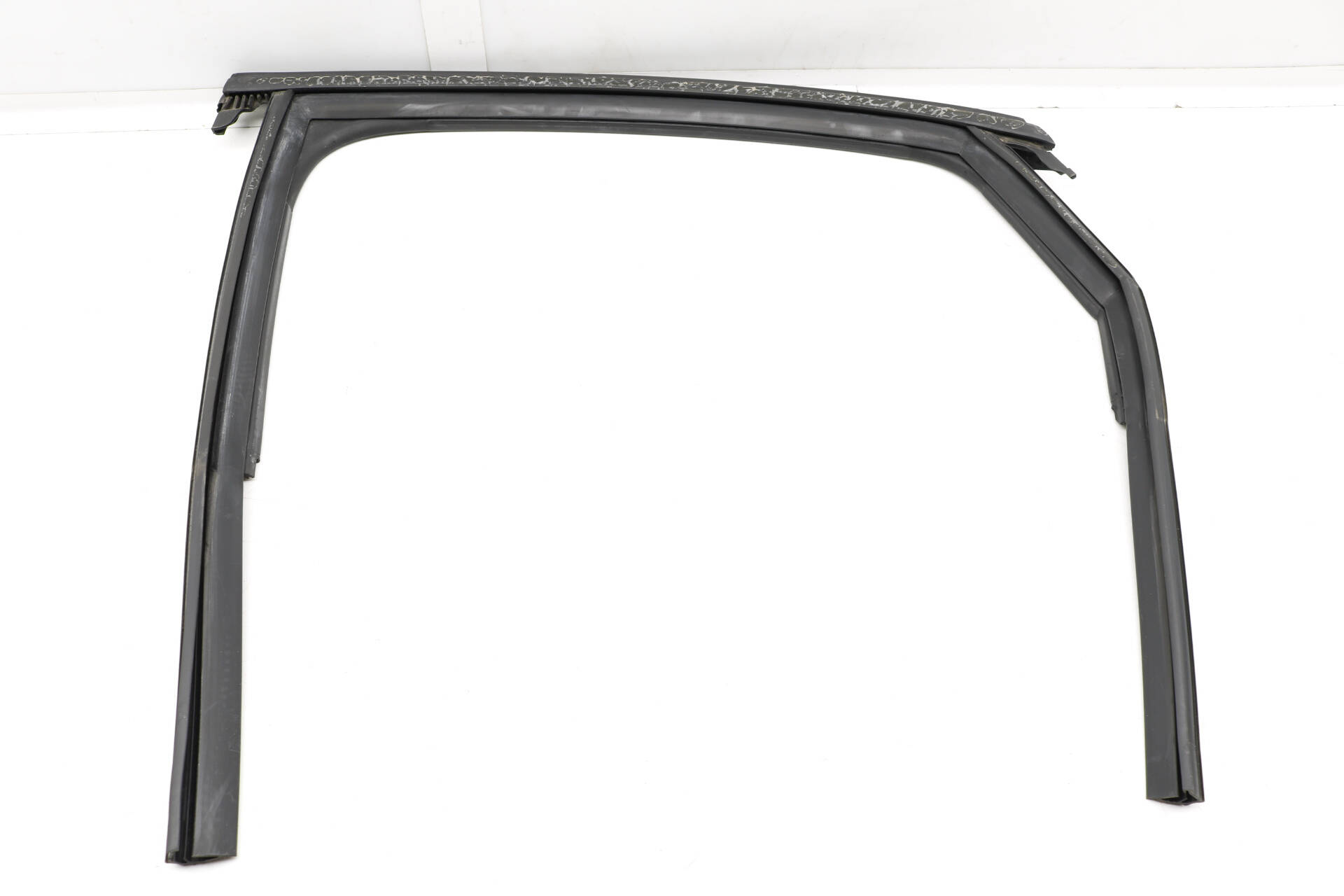 Audi Upper Door Window Seal / Weather Stripping 8V5839439B