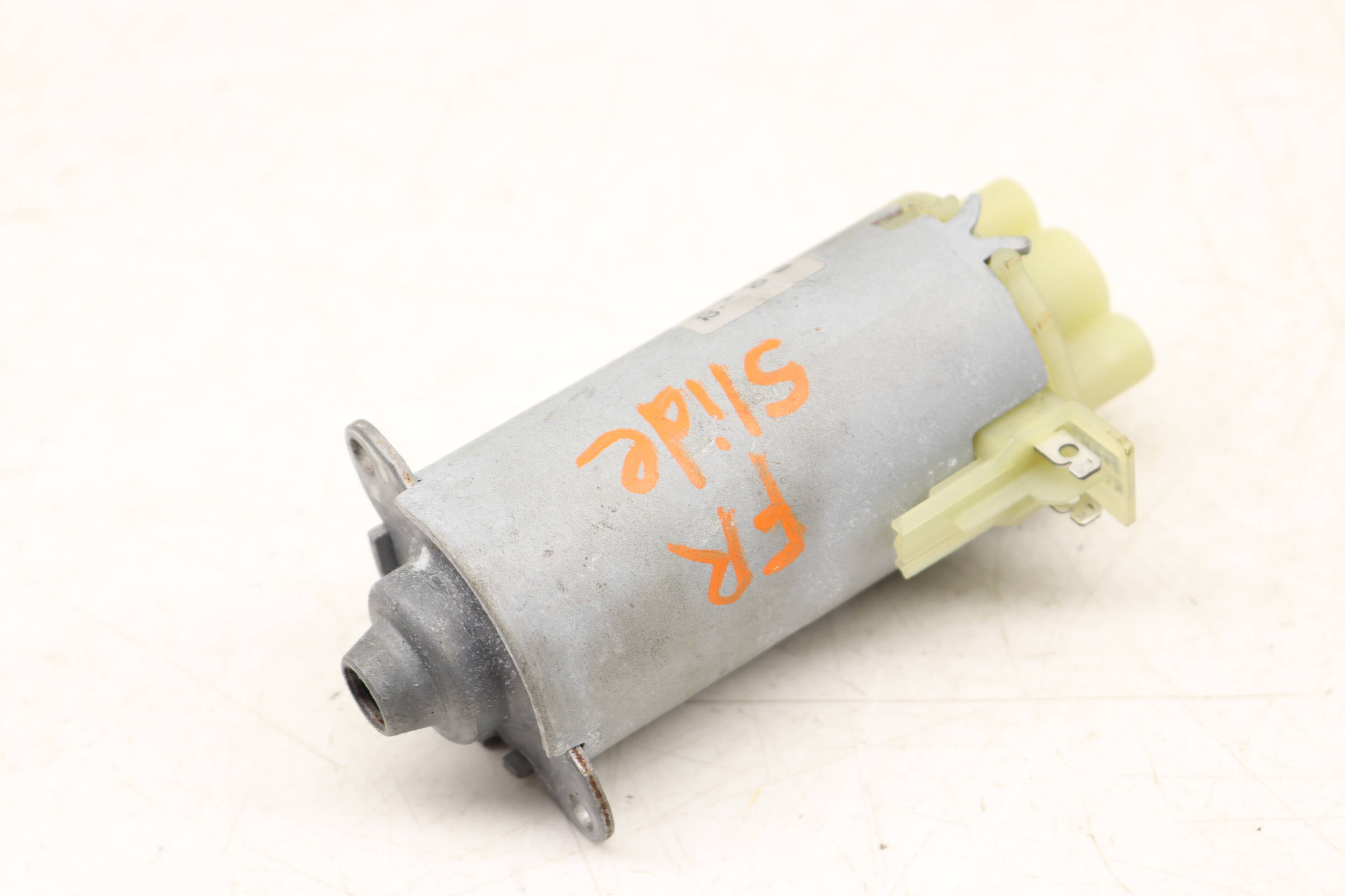 Porsche Front Right Slide Seat Motor (Longitudinal) (Cayenne)