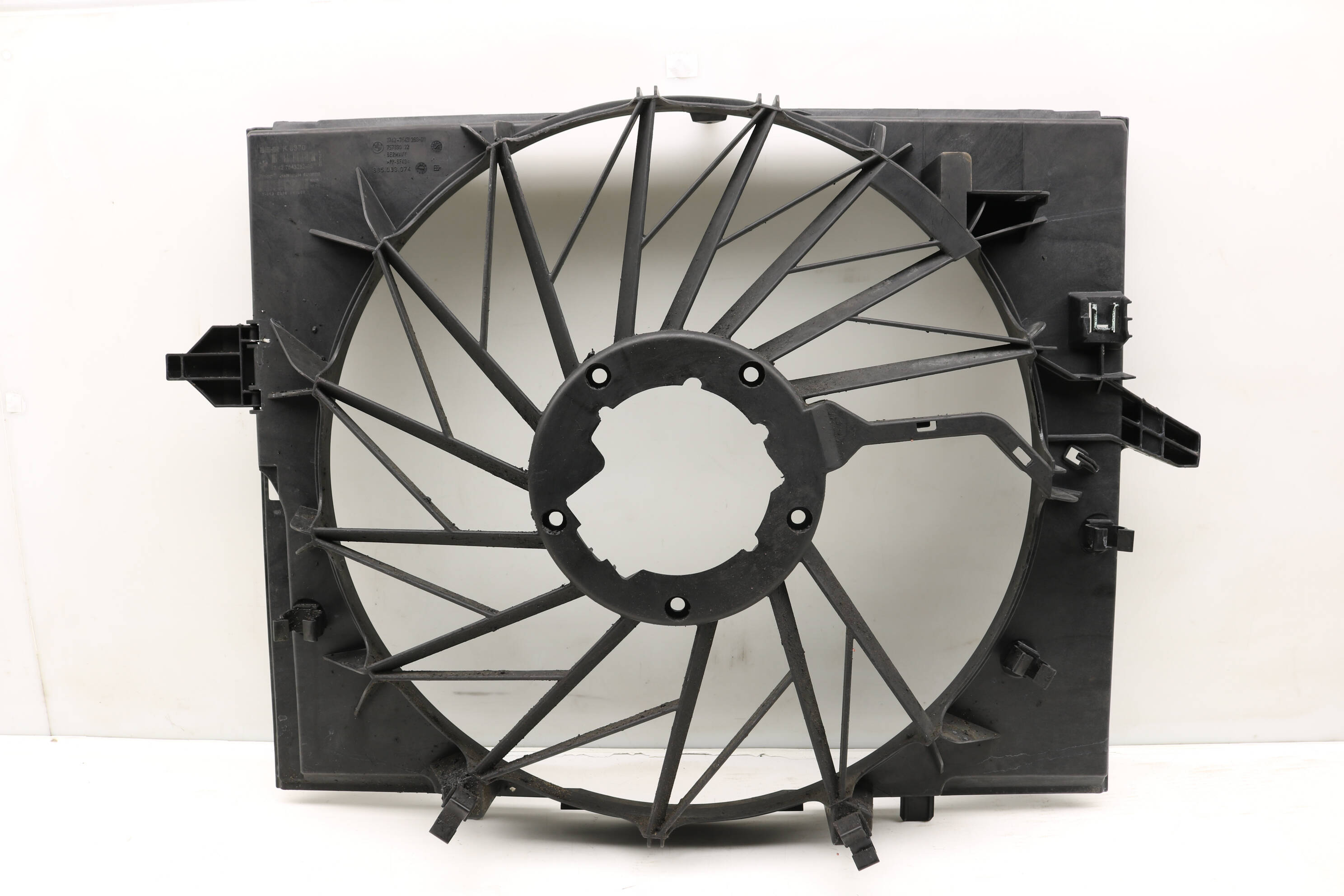 BMW Electric Cooling Fan Housing / Cowl 17427543282