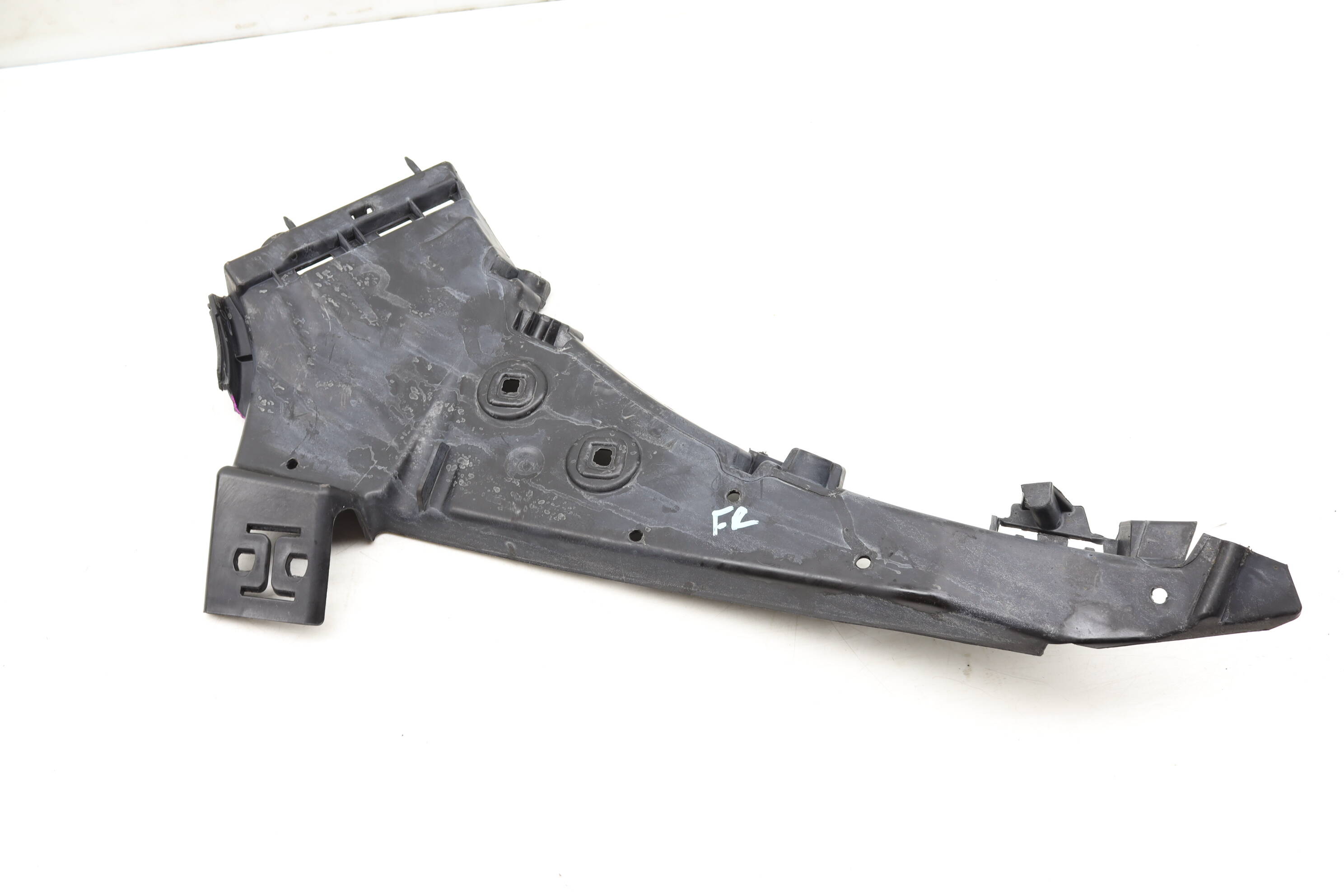 FRONT RIGHT - BUMPER GUIDE / MOUNT BRACKET - AUDI Q7 - 4L0807284B