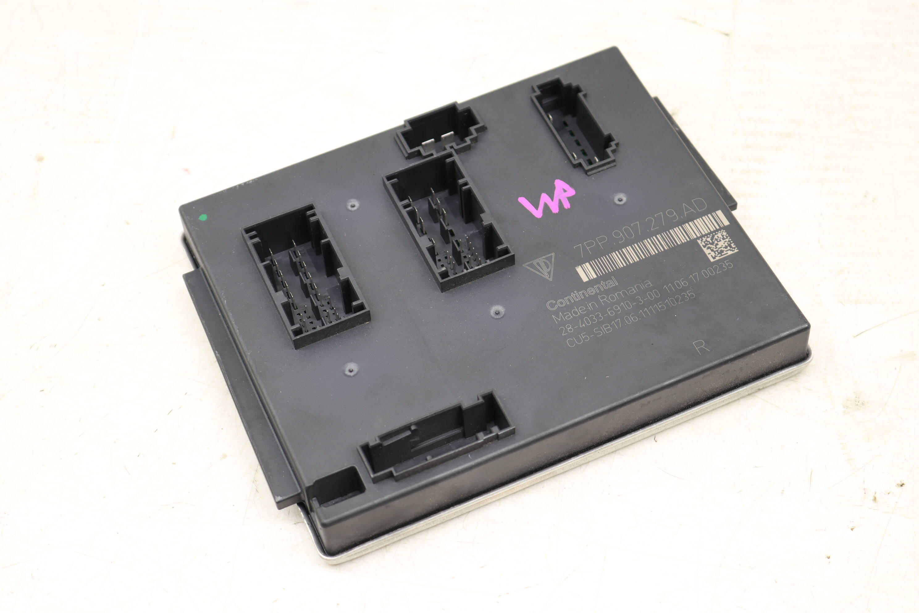 Porsche Body Control Module / Bcm (Cayenne) 7PP907279AD