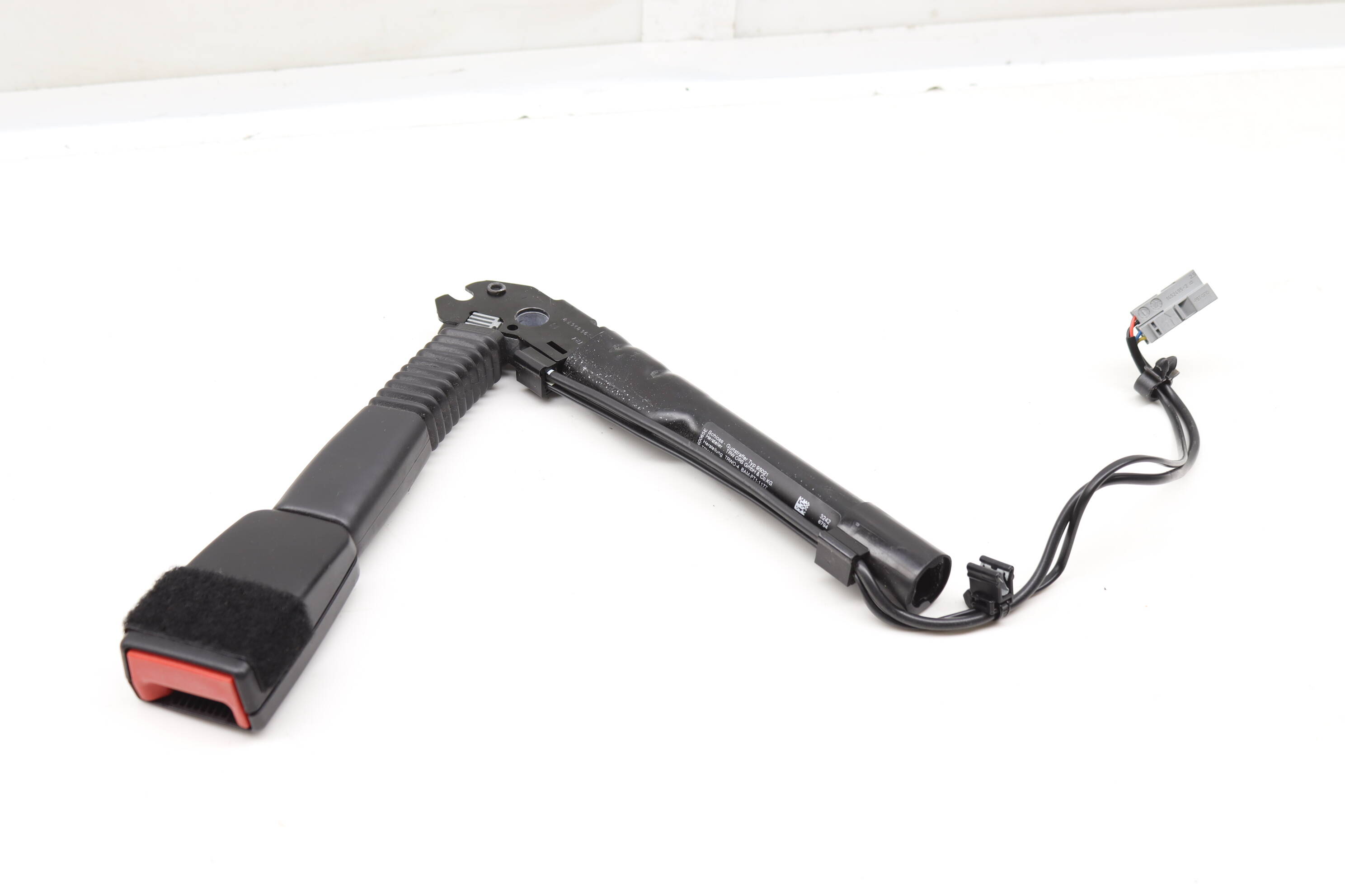 BMW Front Right Seat Belt Buckle / Receiver 72117213564