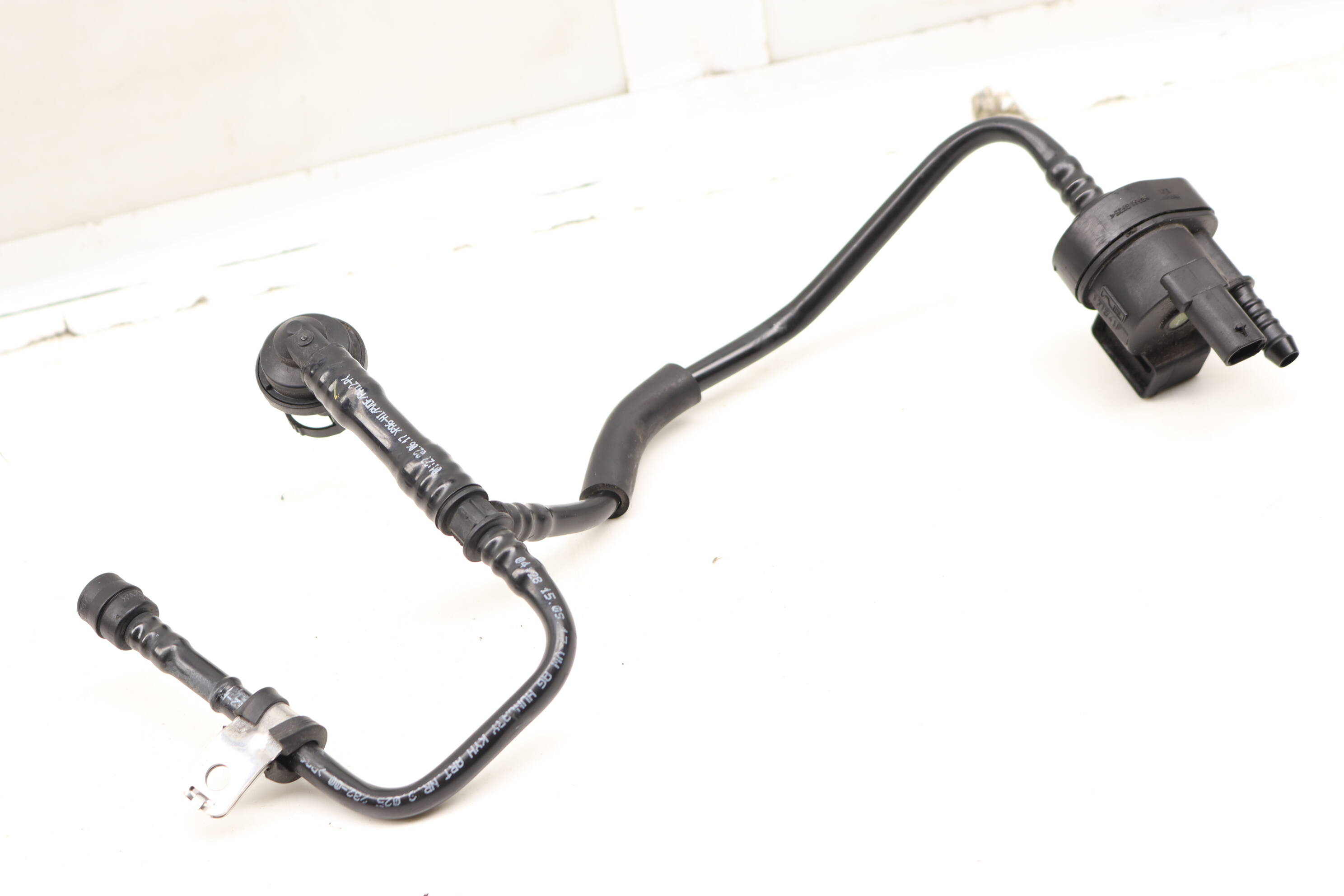 VW Vapor Canister Purge Valve Hose / Line 06J133781CE