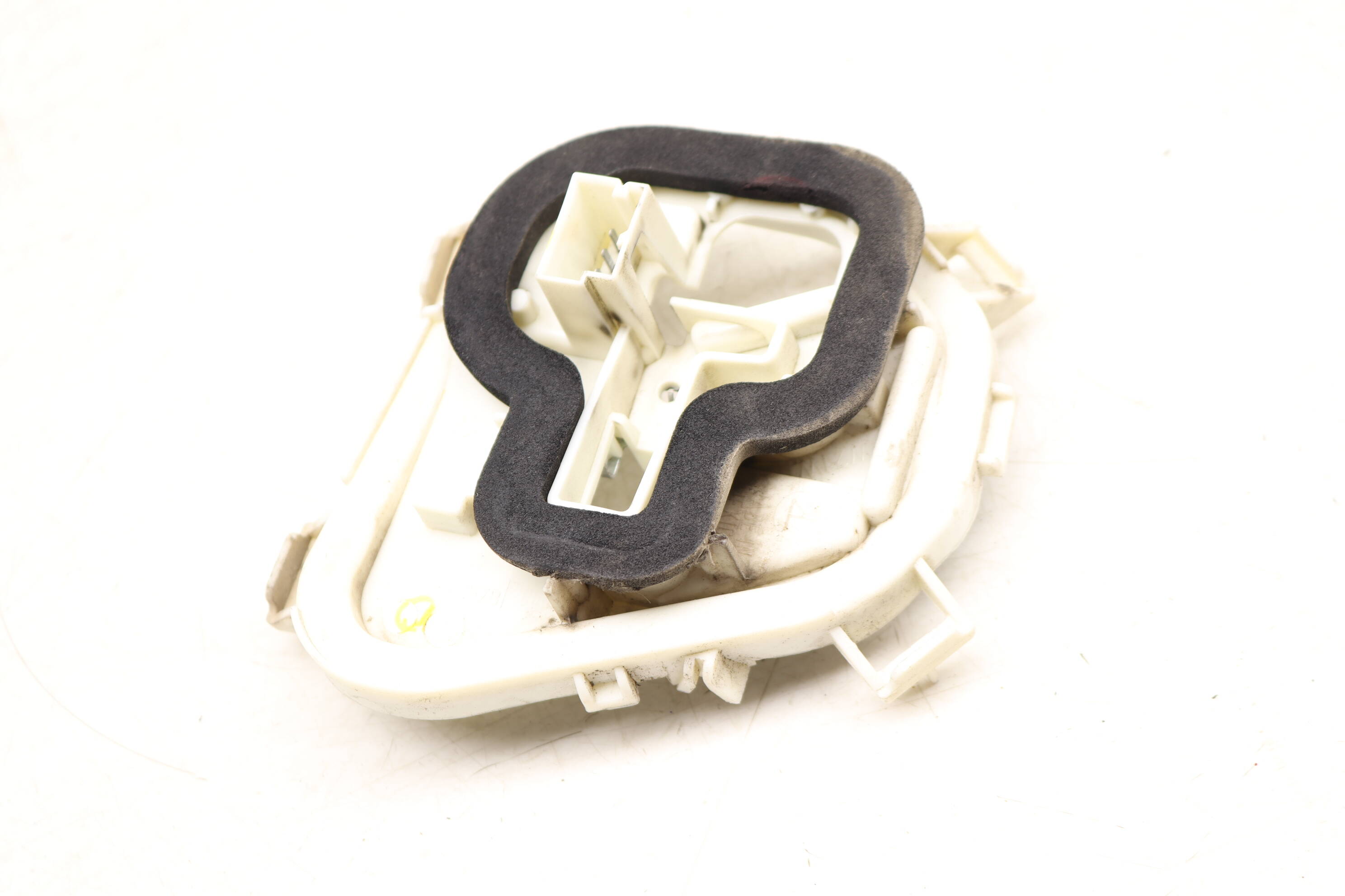 VW Left Outer Tail Light Bulb Holder / Socket 5GM945257B