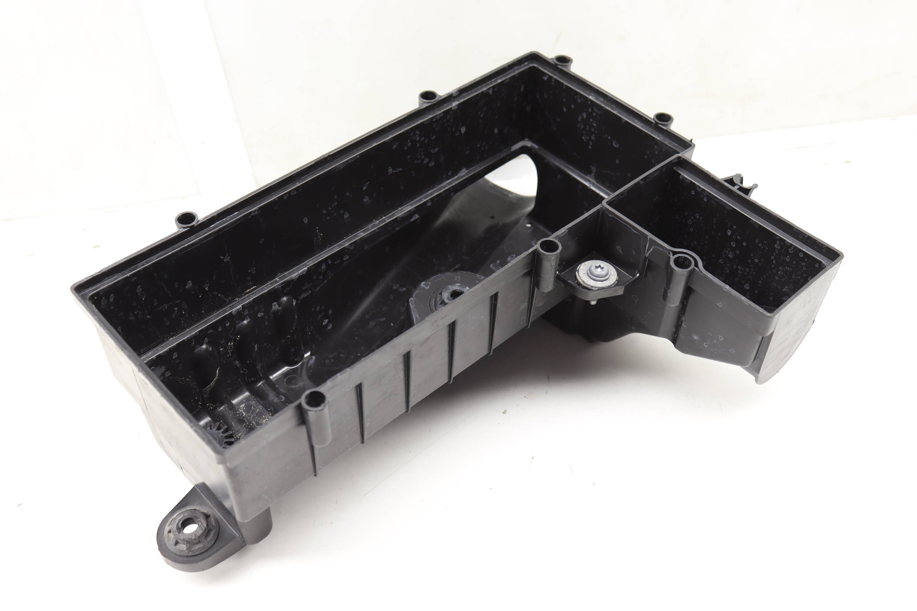 VW Engine Air Filter Box / Housing (Lower) 5C0129607J
