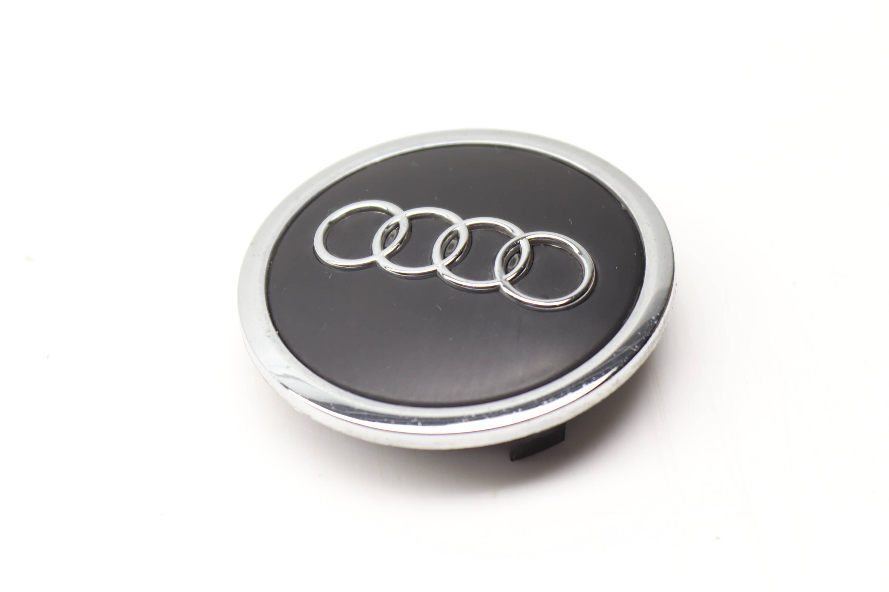 Audi Wheel Center Cap 4B0601170A