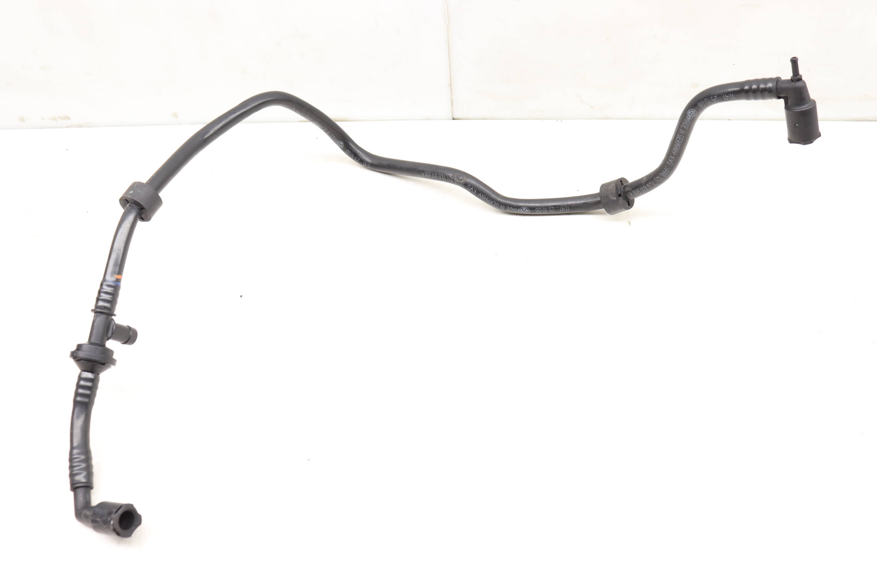VW Brake Booster Vacuum Hose / Pipe (Touareg) 7L6611918K