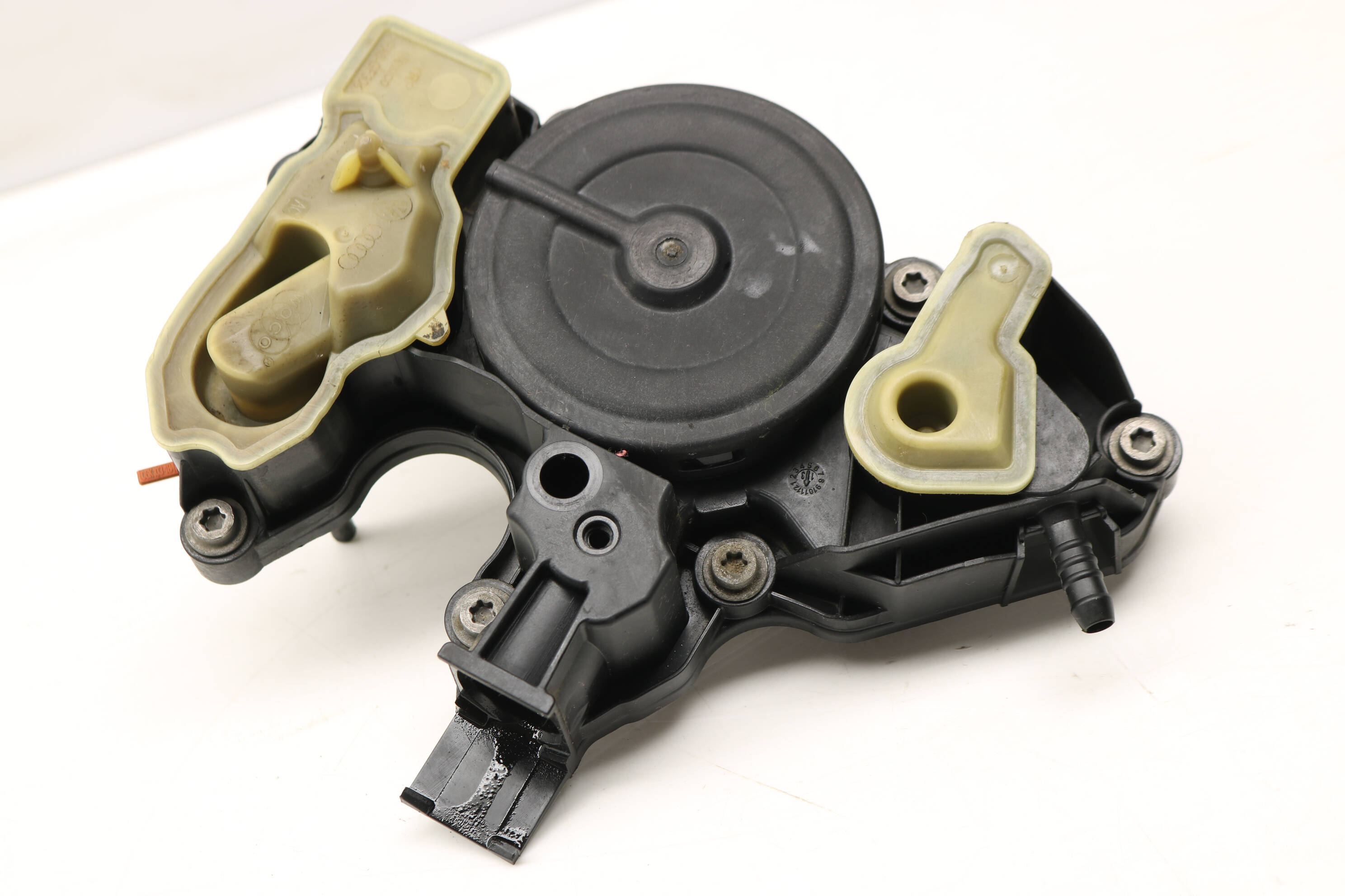 VW Pcv / Engine Oil Separator 06K103495AC