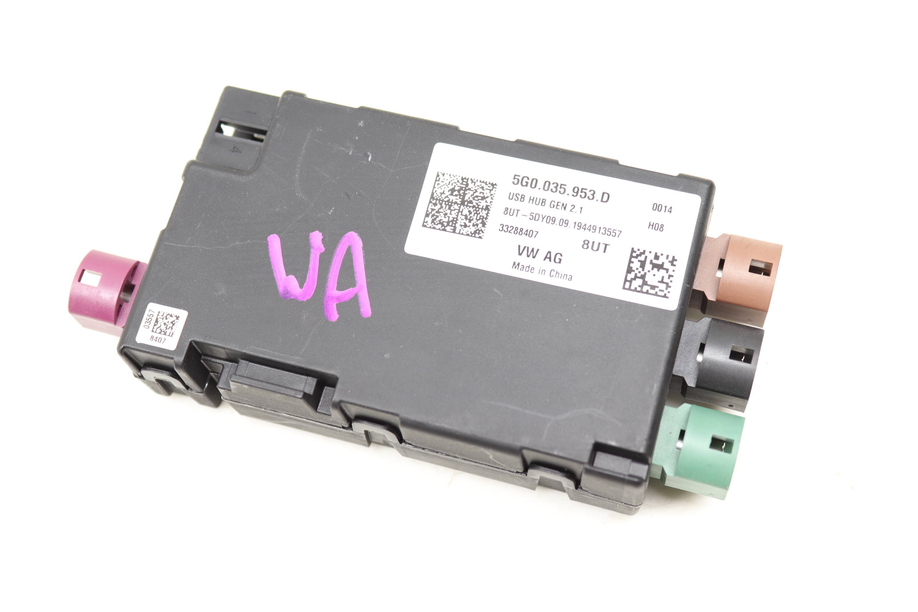 VW Usb Distributor / Voltage Converter 5G0035953D