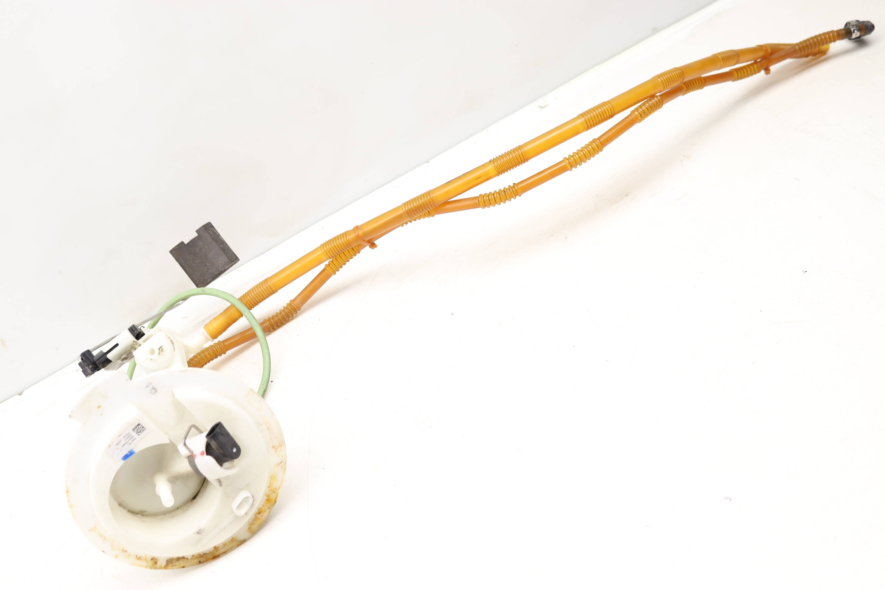 Mercedes-Benz Left In-Tank Fuel Pump Assembly 2044700494