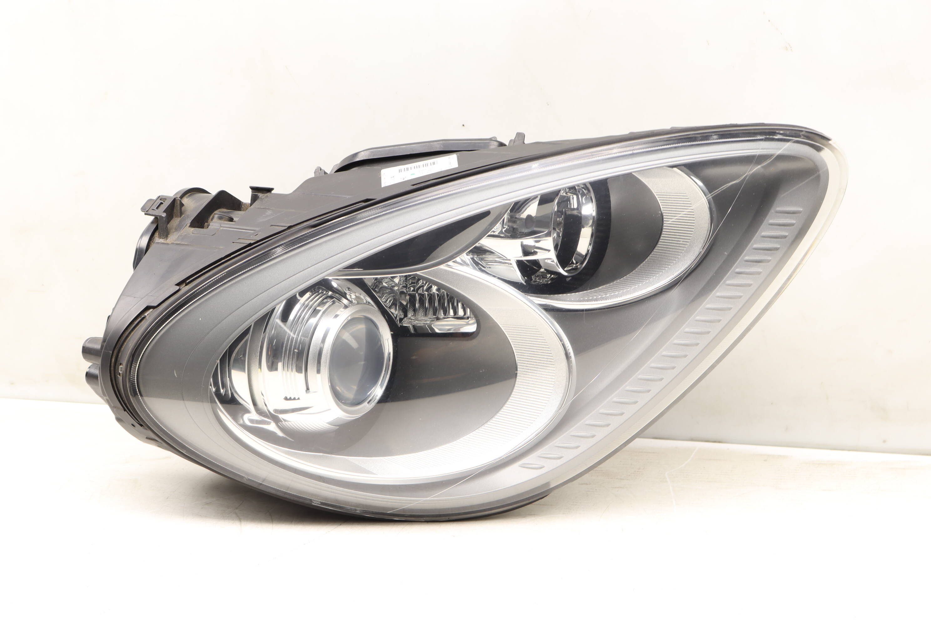 Porsche Right Hid Xenon Headlight / Headlamp 7P5941032AN