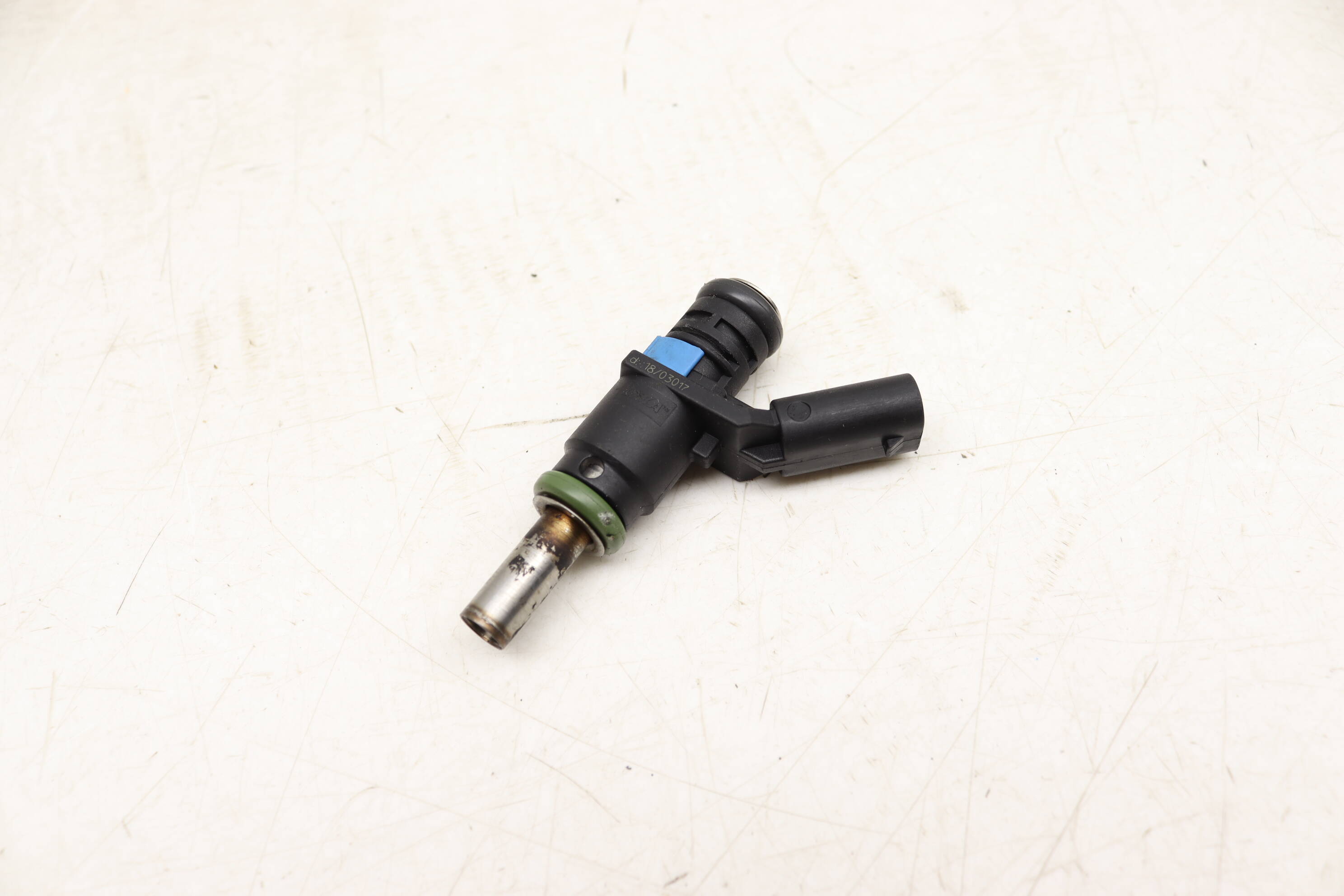 FUEL INJECTOR - AUDI A6 A7 A8 Q7 - 06E906031A