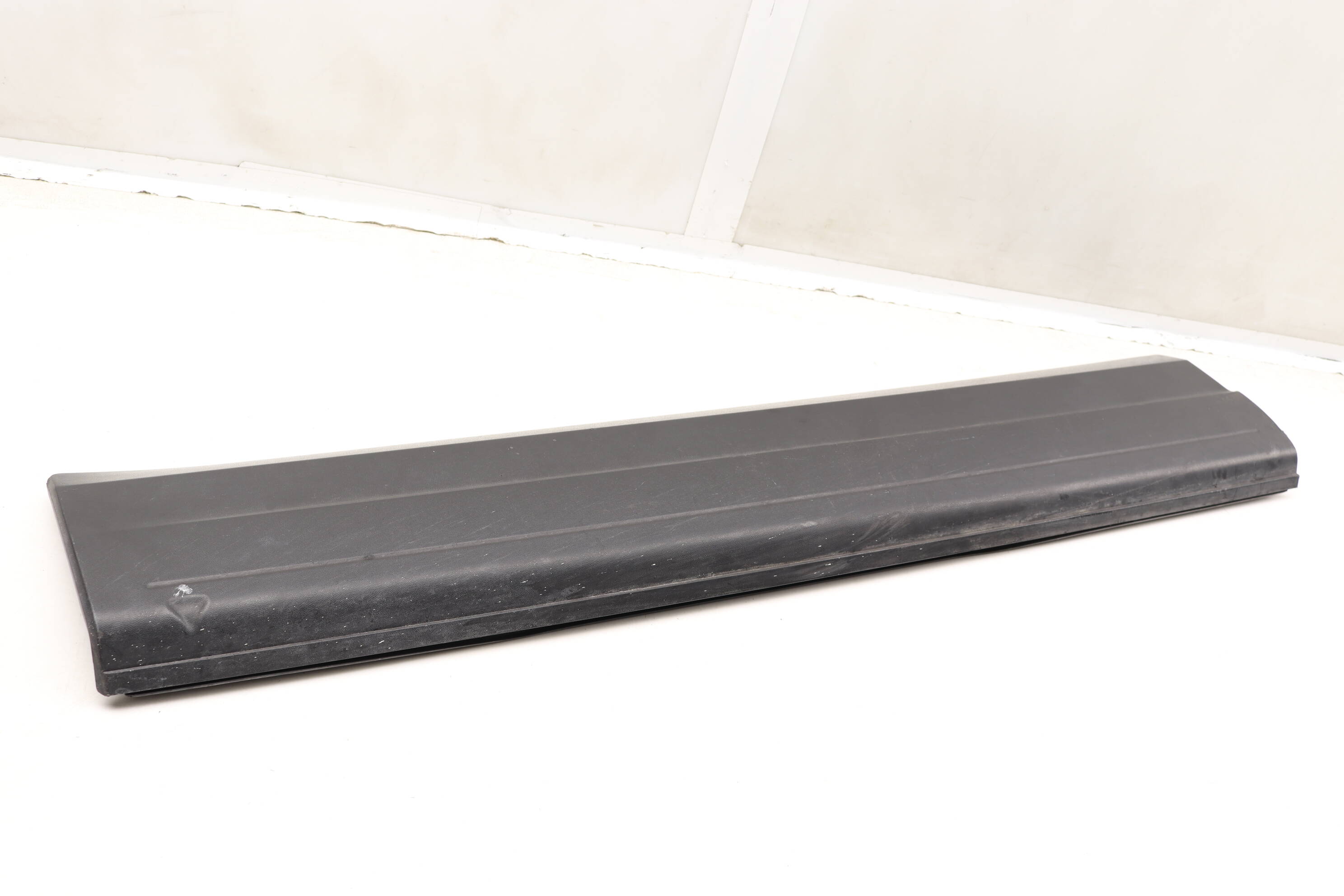 VW Front Left Lower Door Molding / Trim 5N0854939A