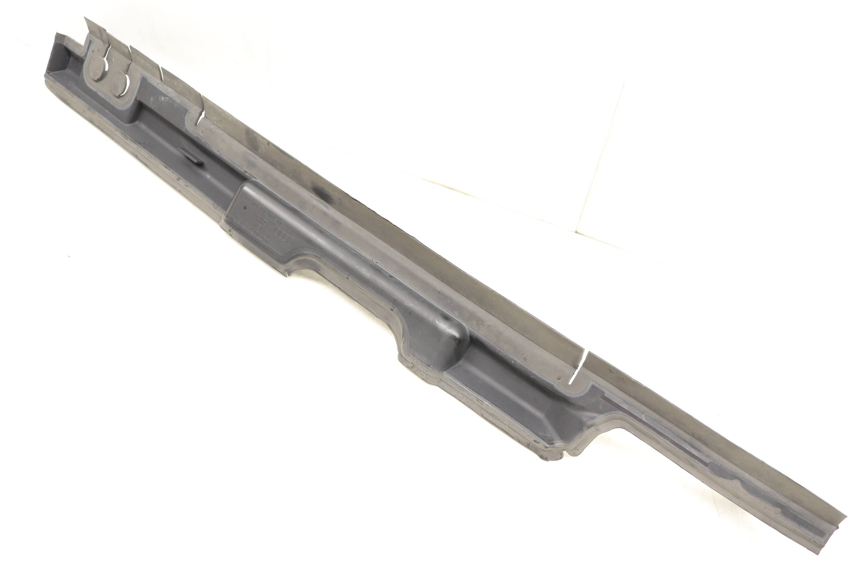 UPPER CORE / RADIATOR SUPPORT COVER - AUDI Q5 SQ5 - 8R0121292B