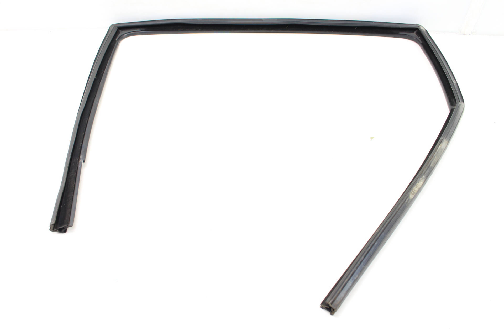 Audi Rear Right Window Glass Channel / Seal (Q7) 4L0839440B