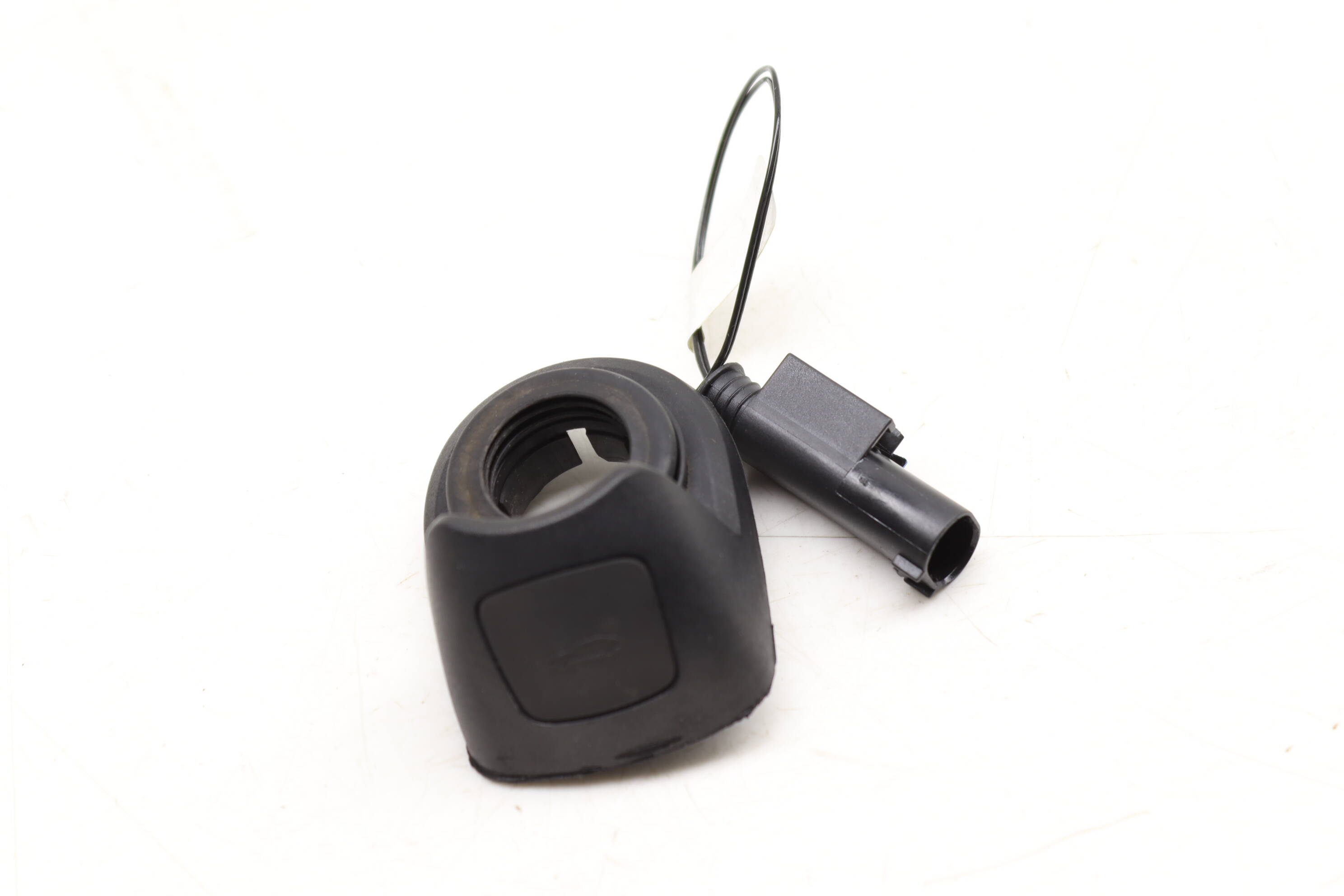 TRUNK RELEASE BUTTON / SWITCH - PORSCHE MACAN