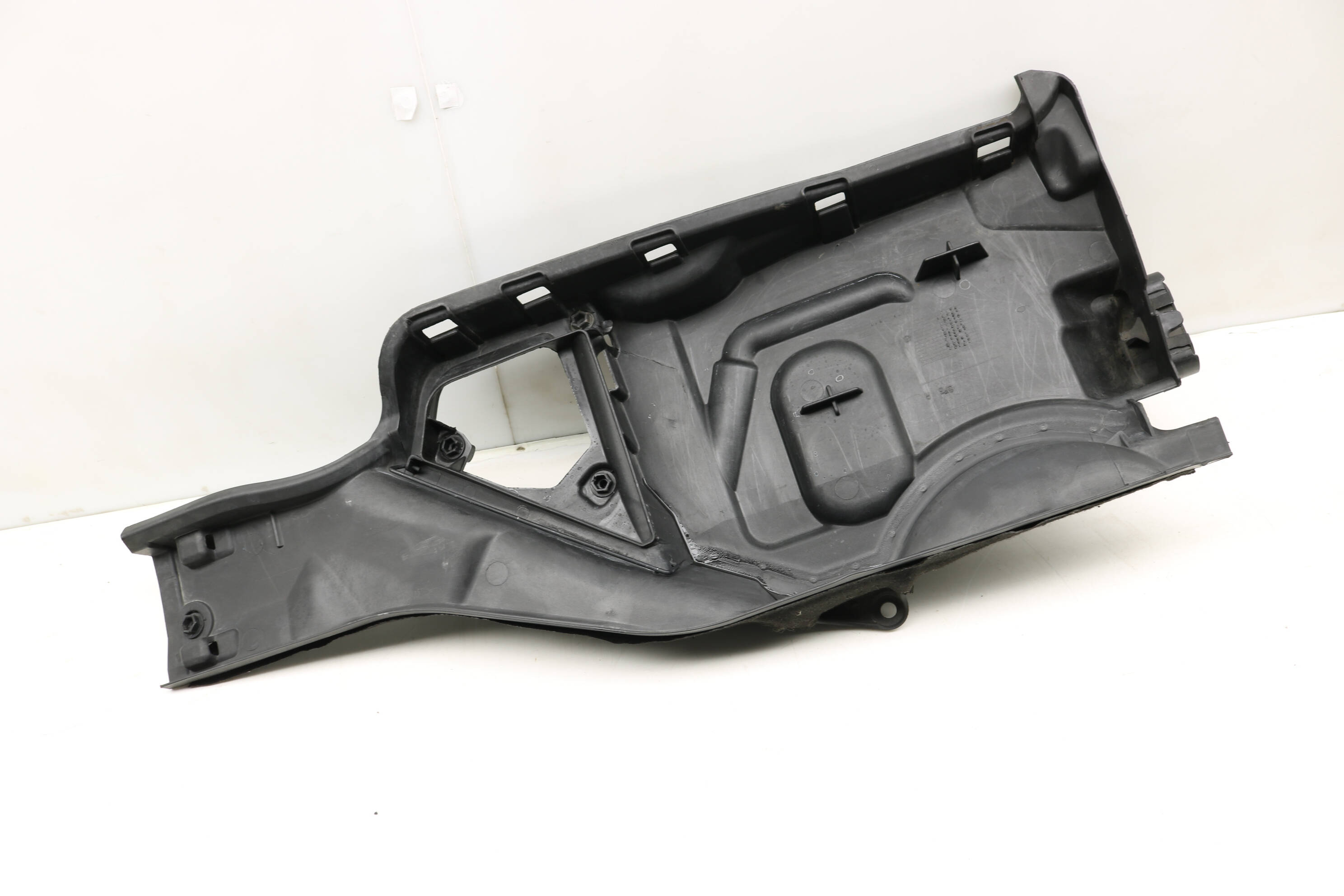 BMW Left Cabin Filter Housing 64316921601