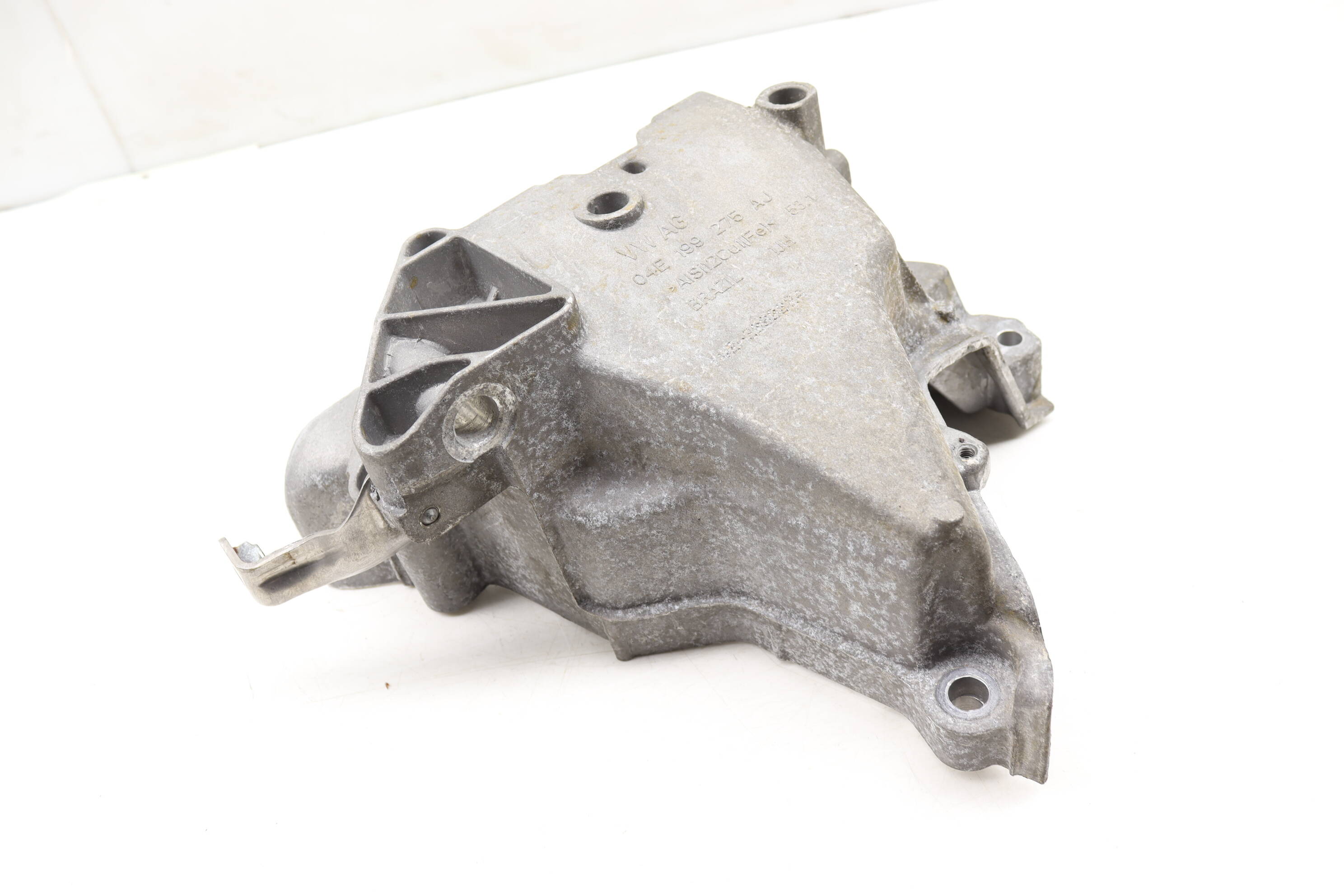 VW Front Right Engine Support Bracket 04E199275