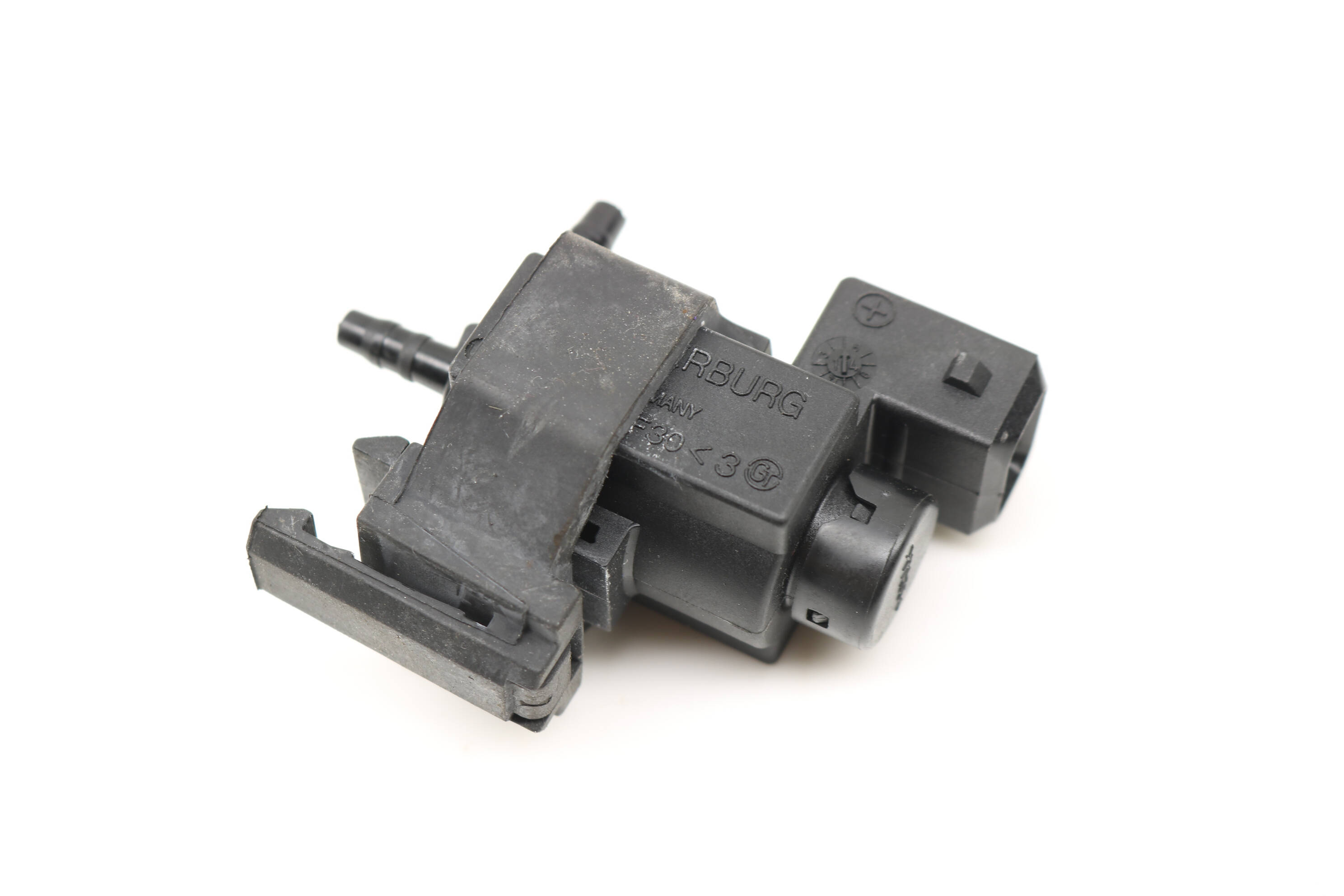 BMW Vacuum Control Valve 11747810831