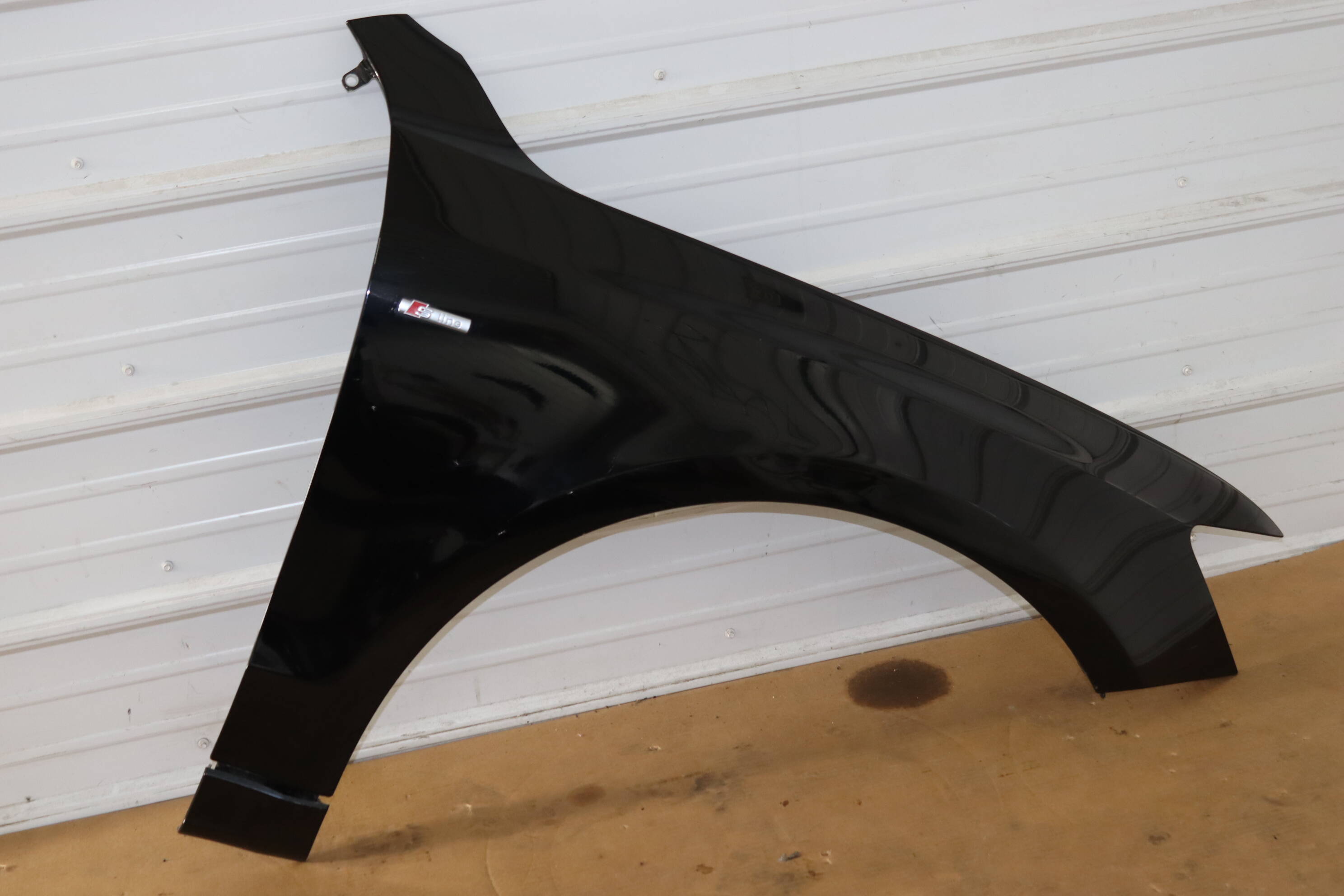 FRONT LEFT - S-LINE FENDER LINER / SPLASH GUARD - AUDI Q5 - 8R0821171H