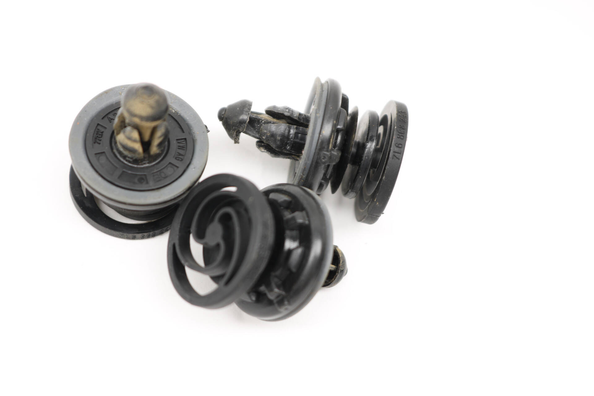 VW Door Panel Clip / Fastener Set (2) 3AA868243A