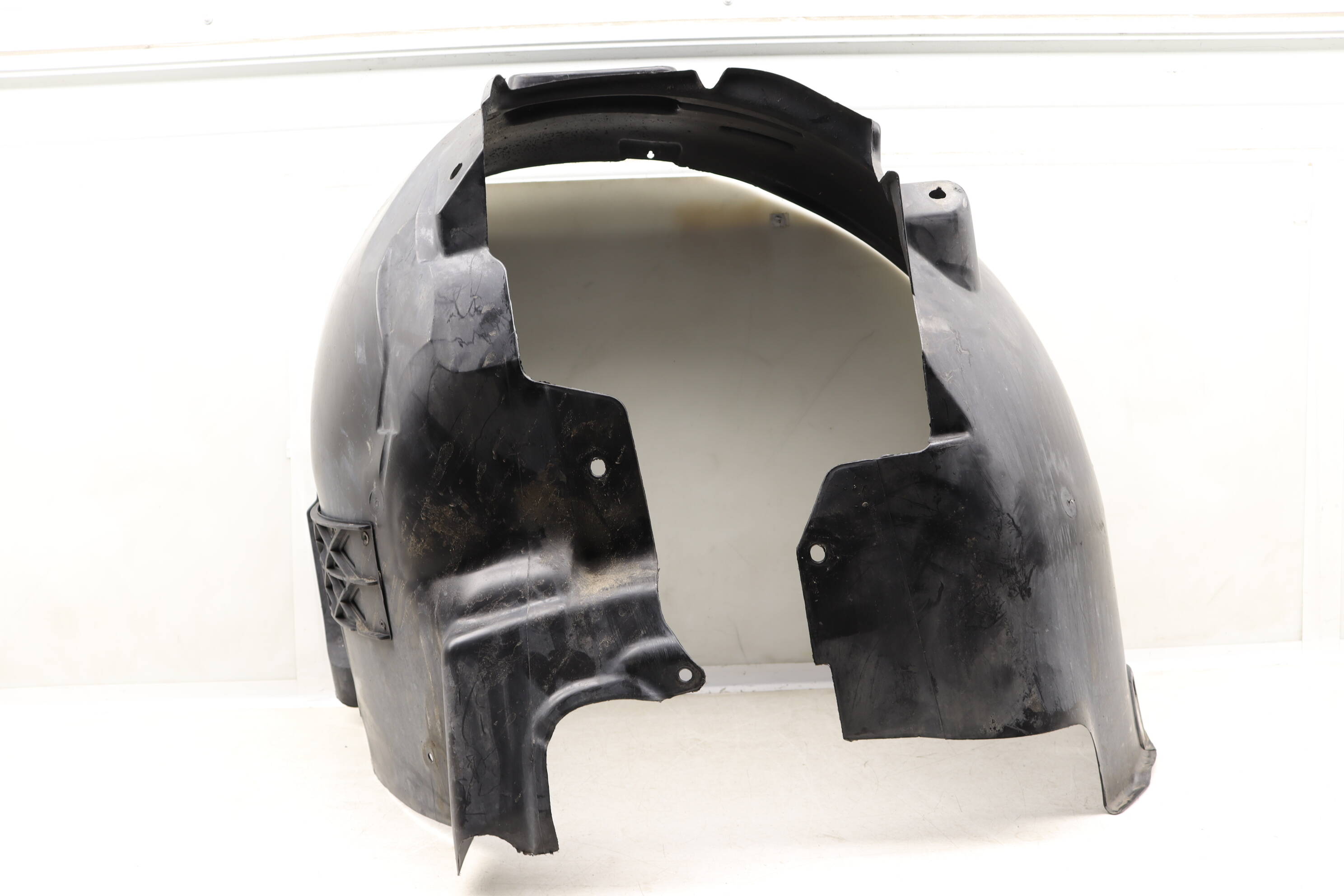 Audi Front Right Fender Liner / Splash Guard (Q5) 8R0821172F