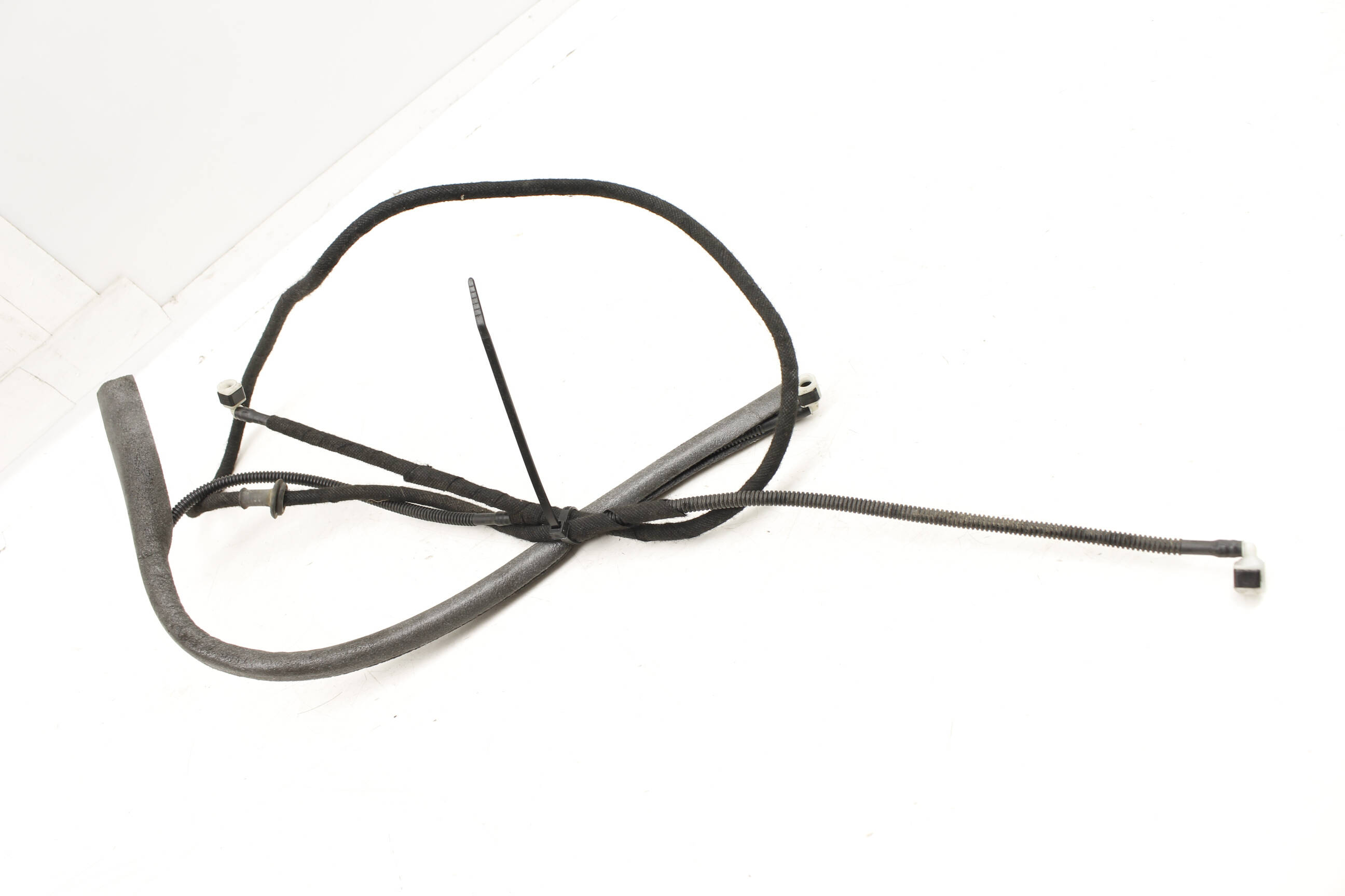 Audi Left Windshield Washer Sprayer Jet / Nozzle 4L0955987C