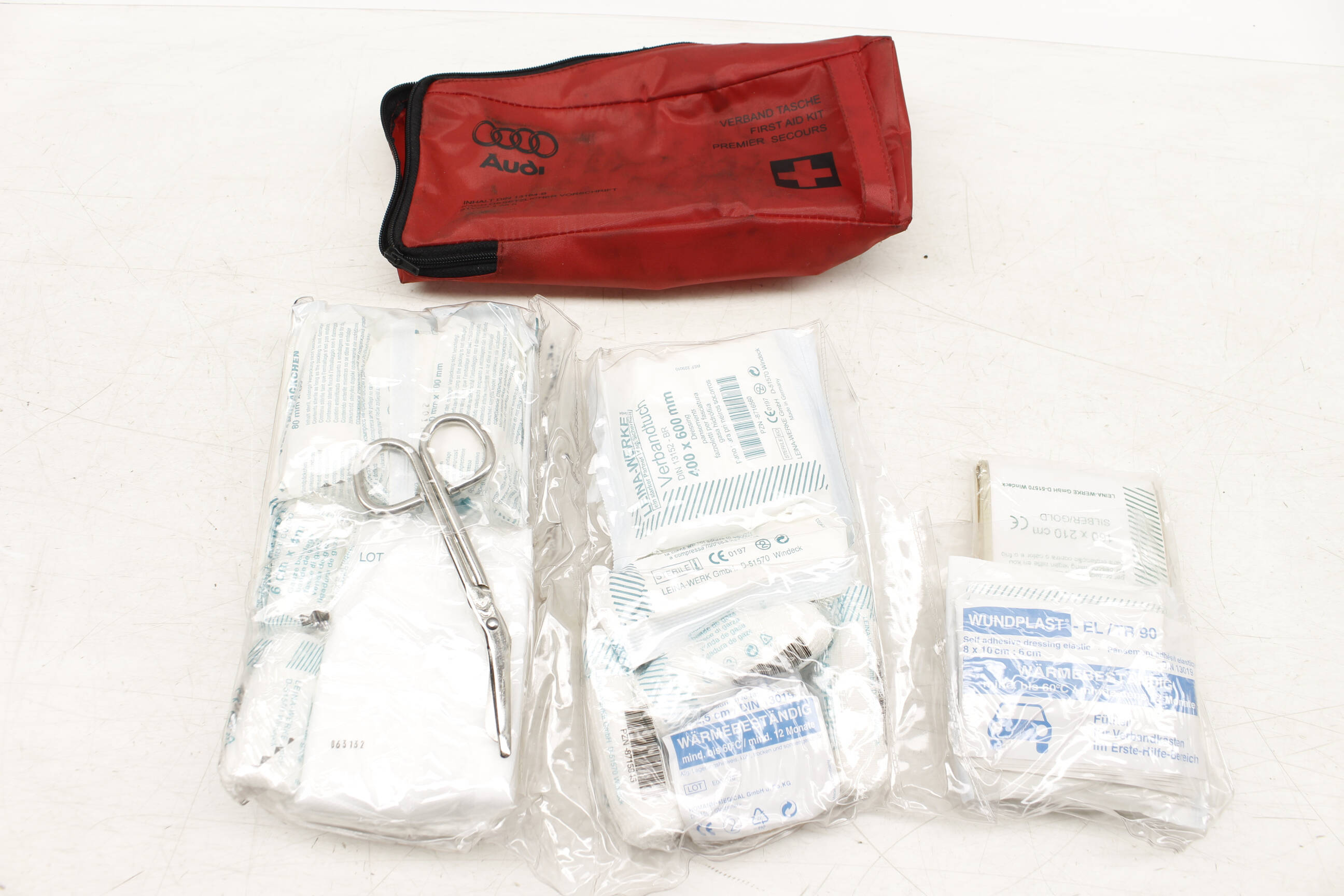 Audi First Aid Kit (A4 Quattro, A4, S4) 8L0860282