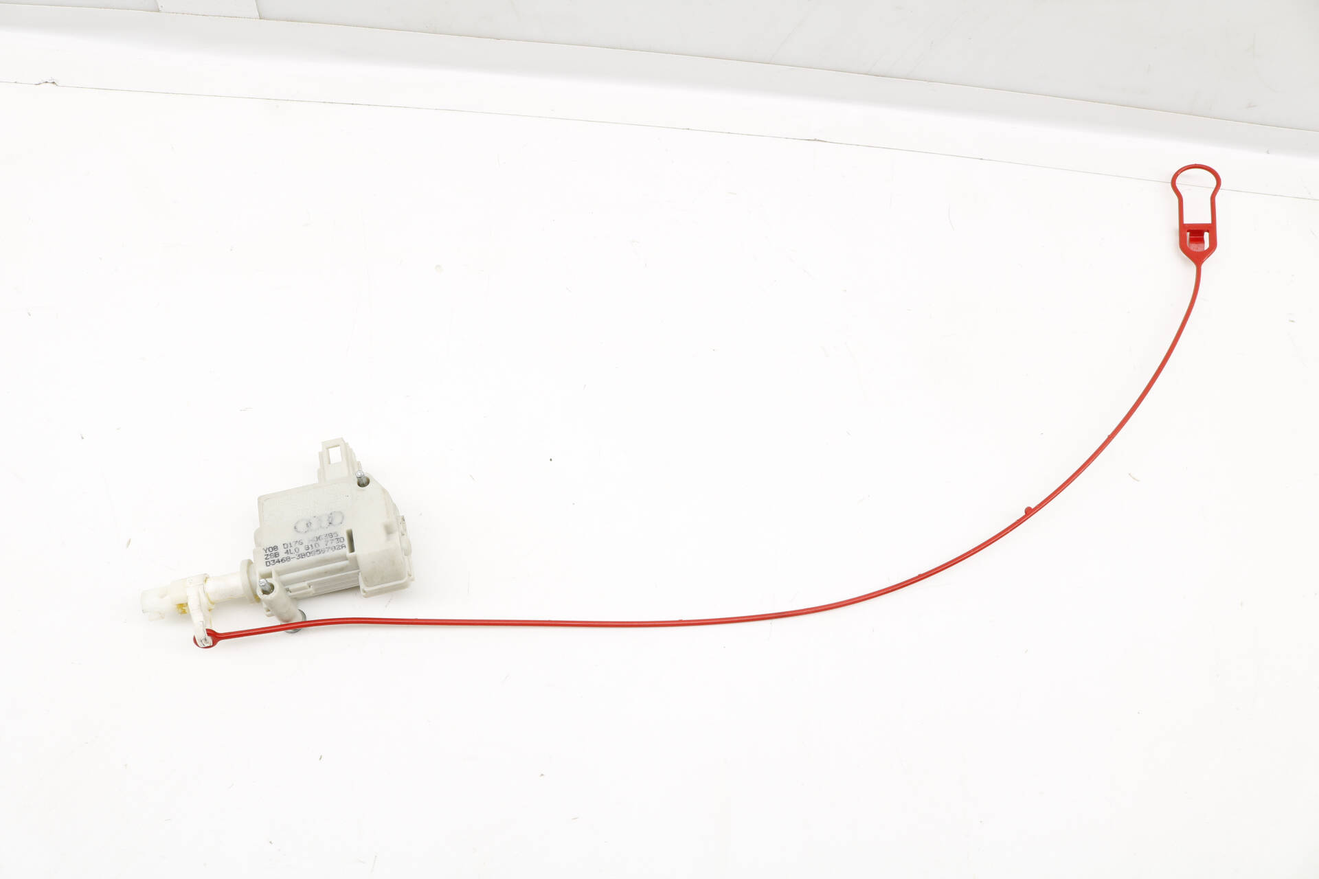 GAS / FUEL FILLER DOOR BRACKET - AUDI Q7 - 4L0809857B