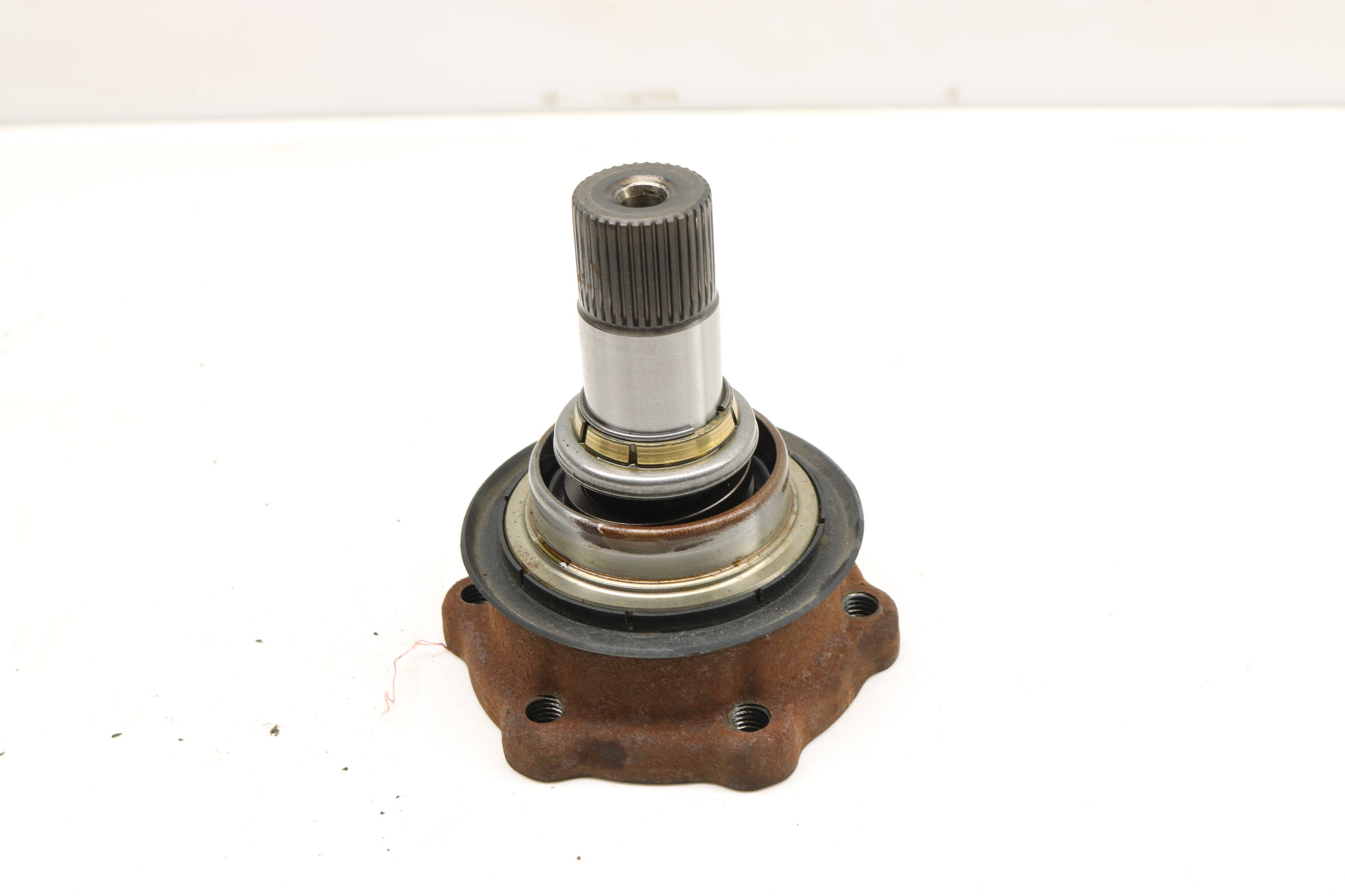 LEFT - TRANSMISSION AXLE FLANGE SHAFT - AUDI A3 Q3 S3 TT TTS VW BEETLE