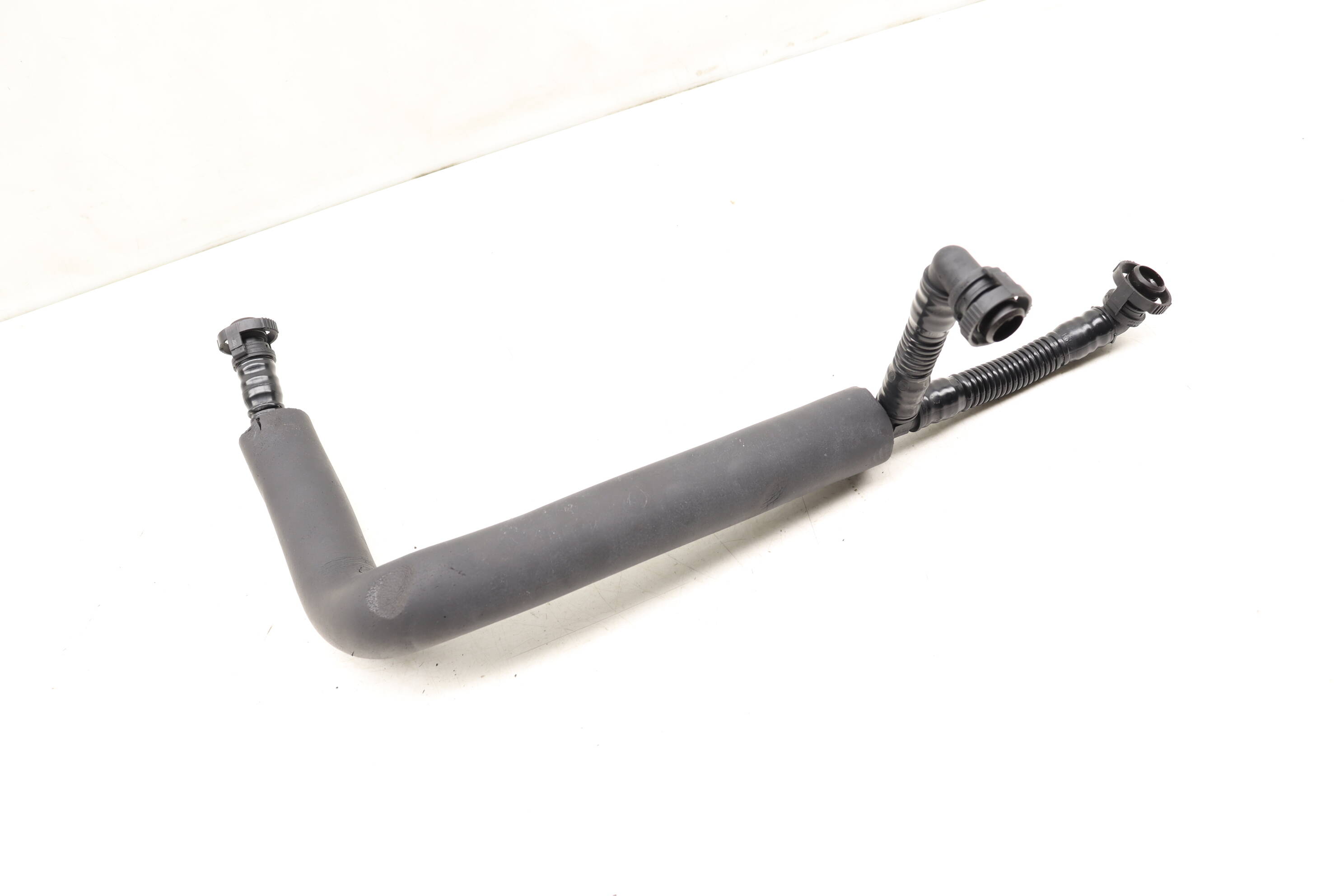 BMW Crankcase Breather / Vent Hose 11157559528