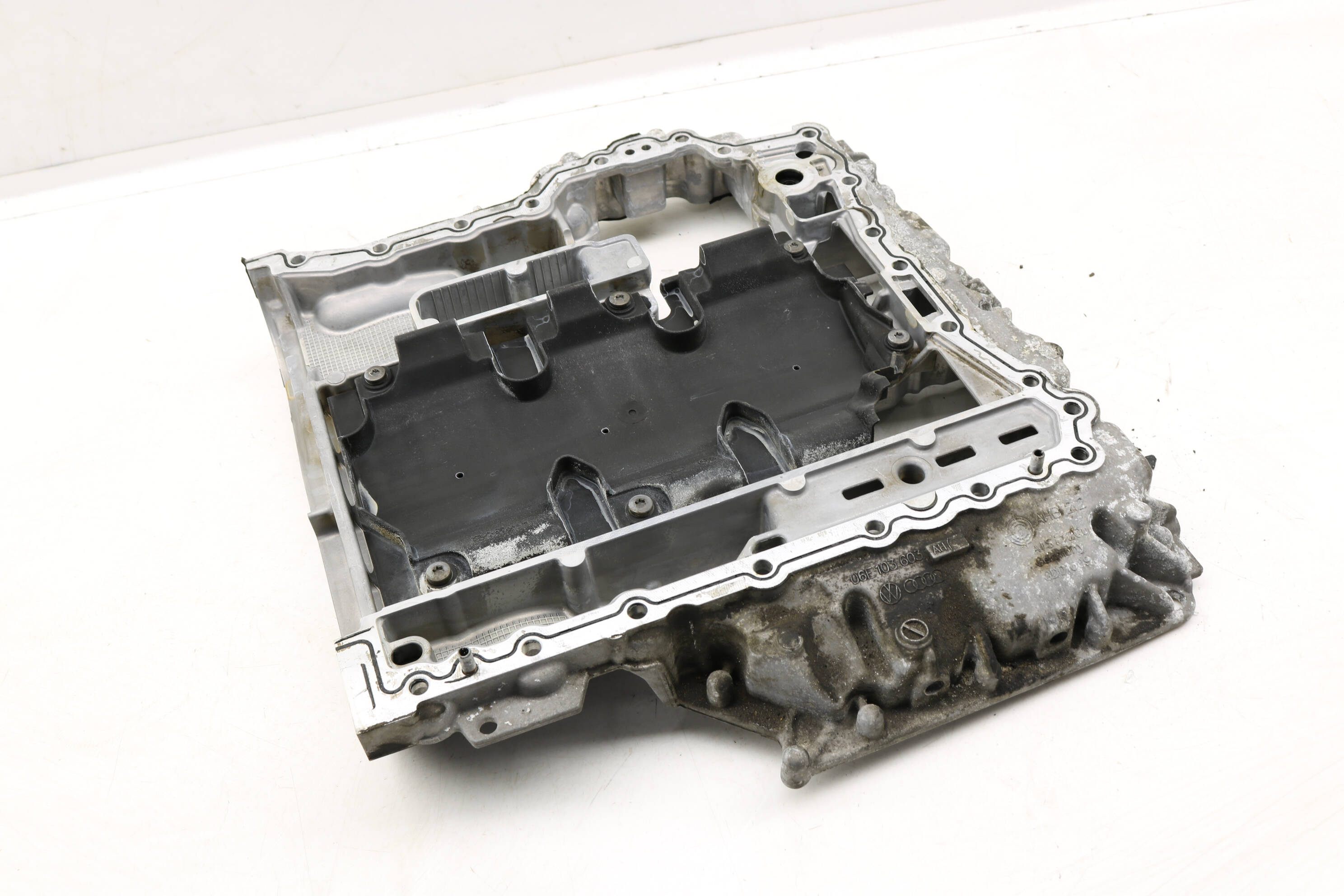 Audi Upper Engine Oil Pan / Sump 06E103603AH