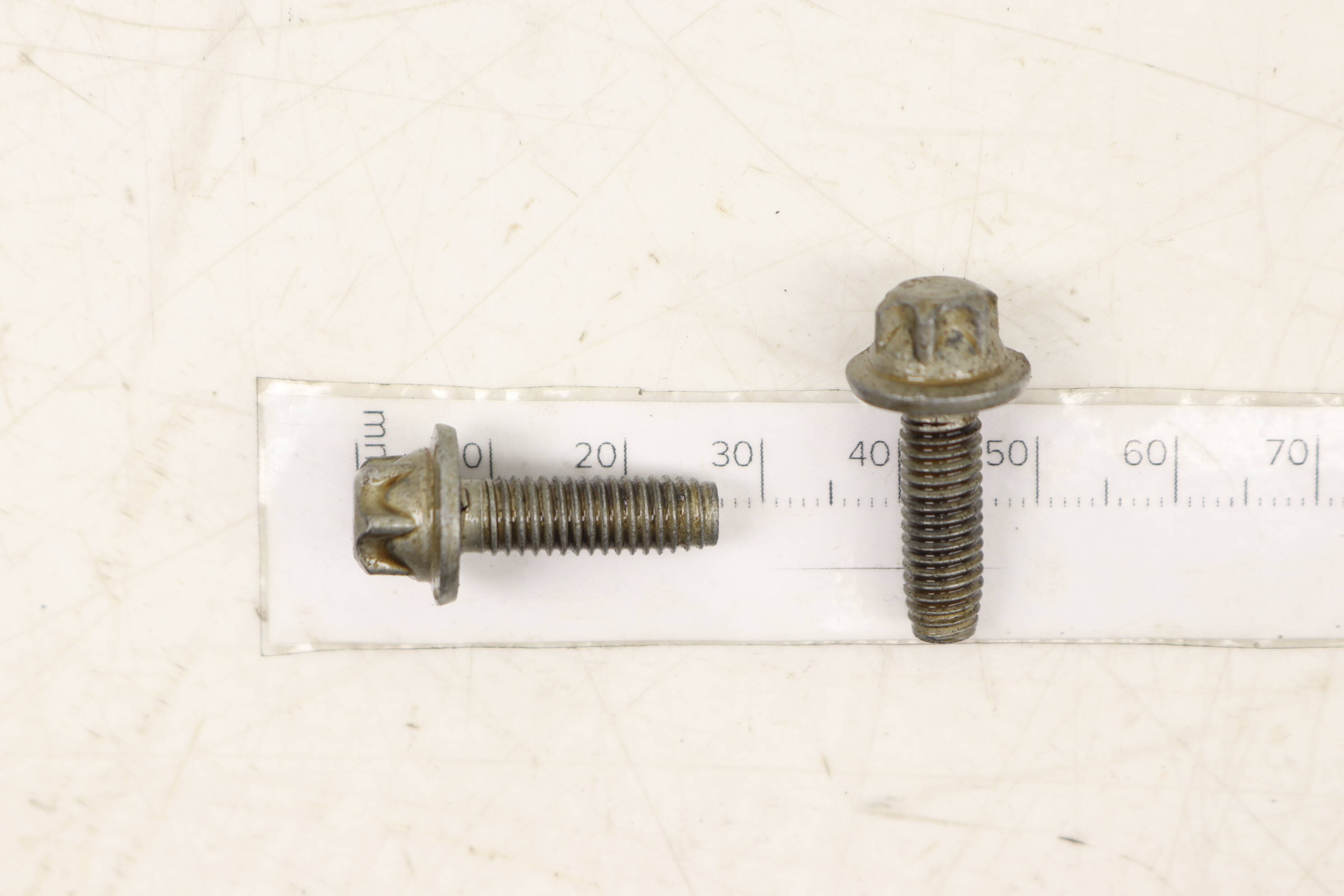 Mercedes-Benz M6x19 Screw / Bolt Set (2) 000000001116