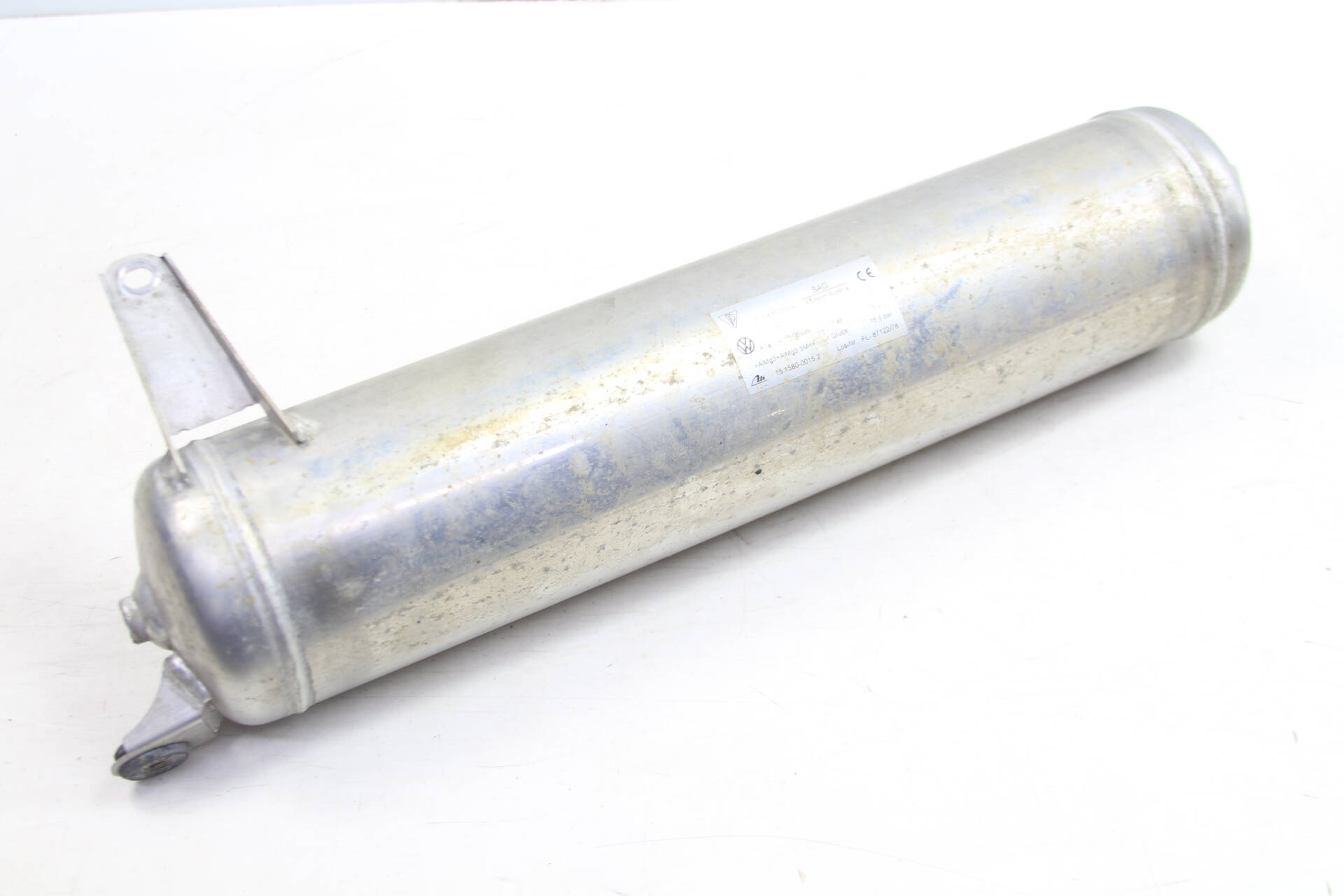 FRONT - AIR RIDE SUSPENSION PRESSURE TANK - AUDI Q7 VW TOUAREG