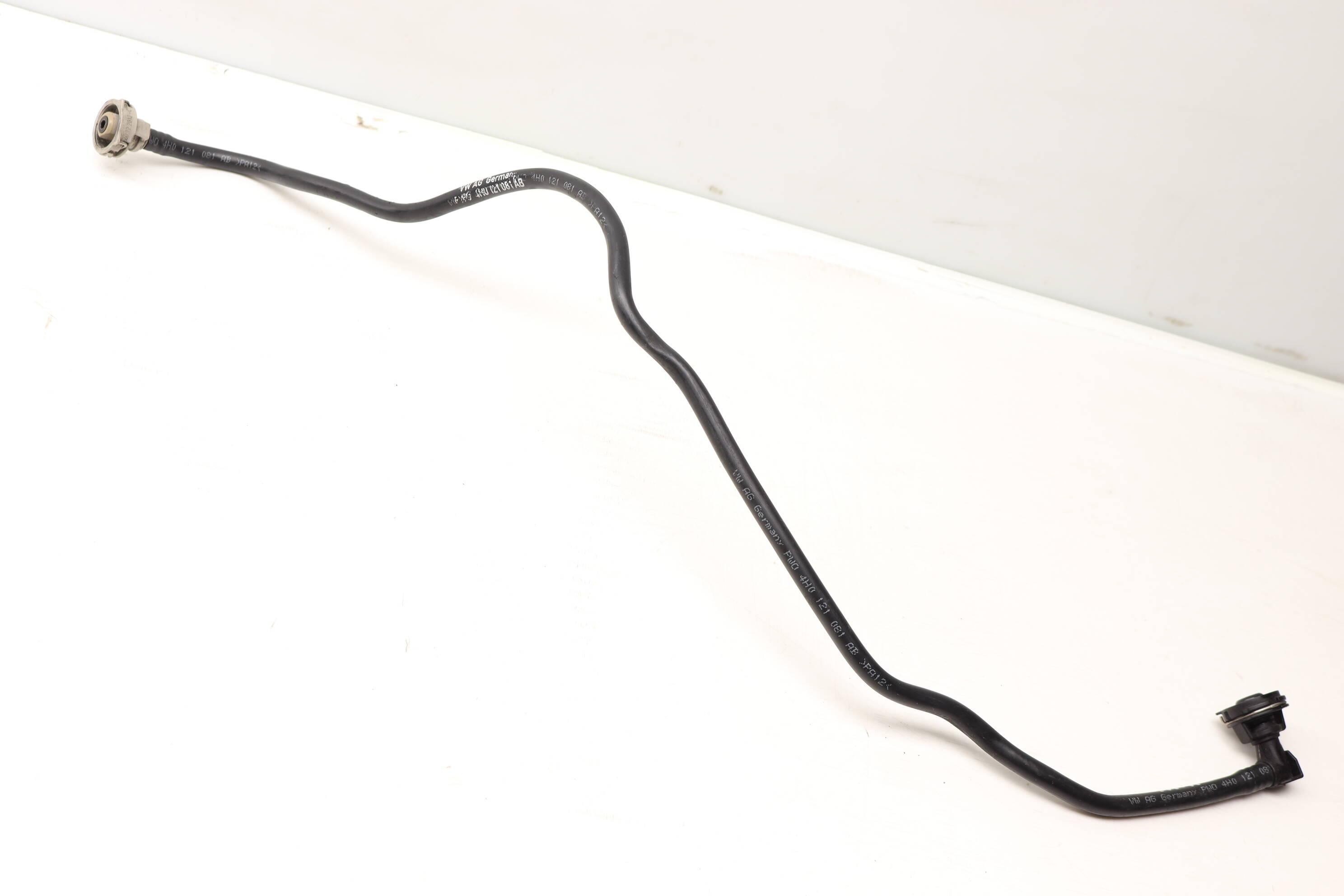 FRONT - COOLANT HOSE / LINE - AUDI A8 - 4H0121081AB