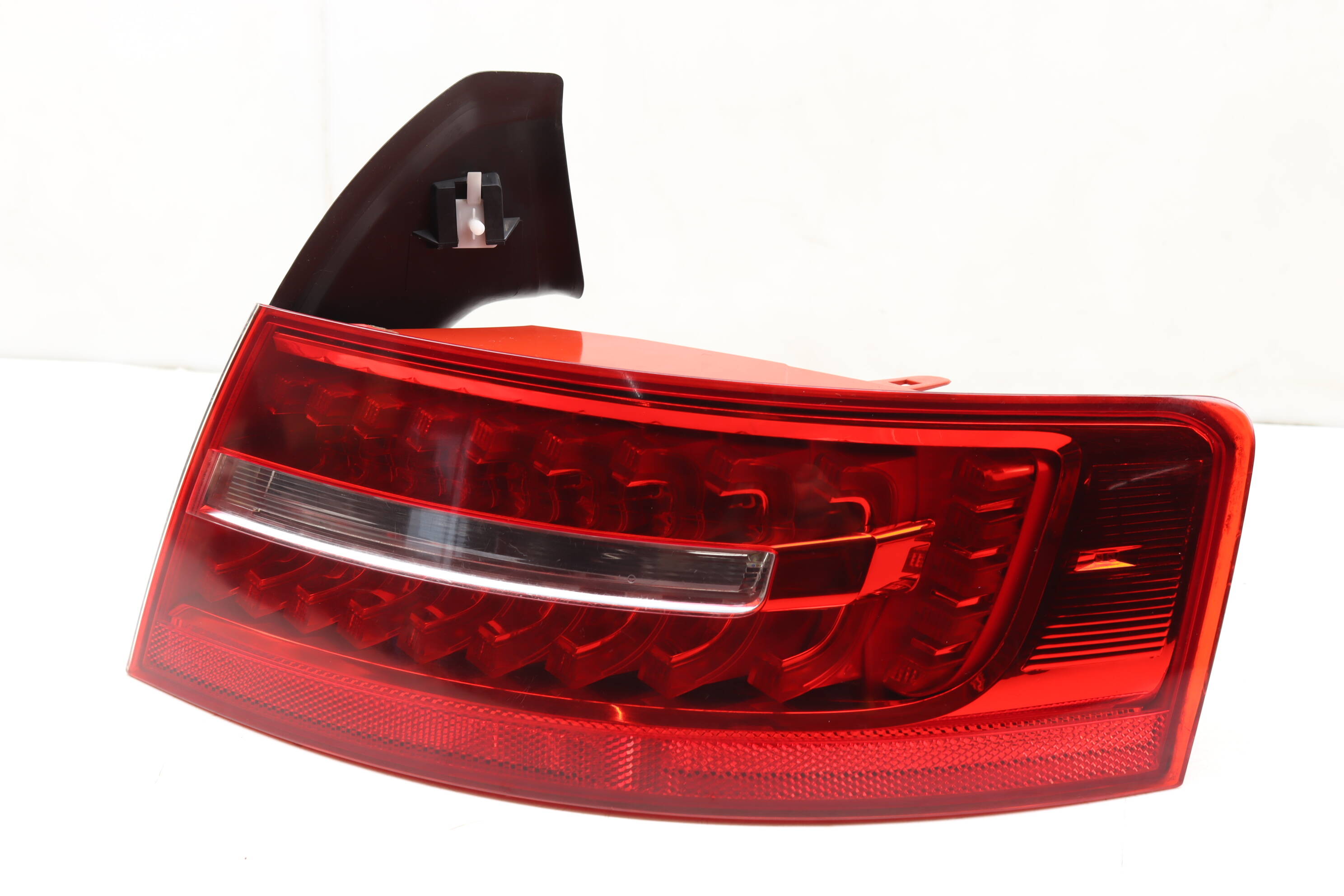RIGHT - OUTER LED TAIL LIGHT / LAMP - AUDI A6 S6 - 4F5945096K