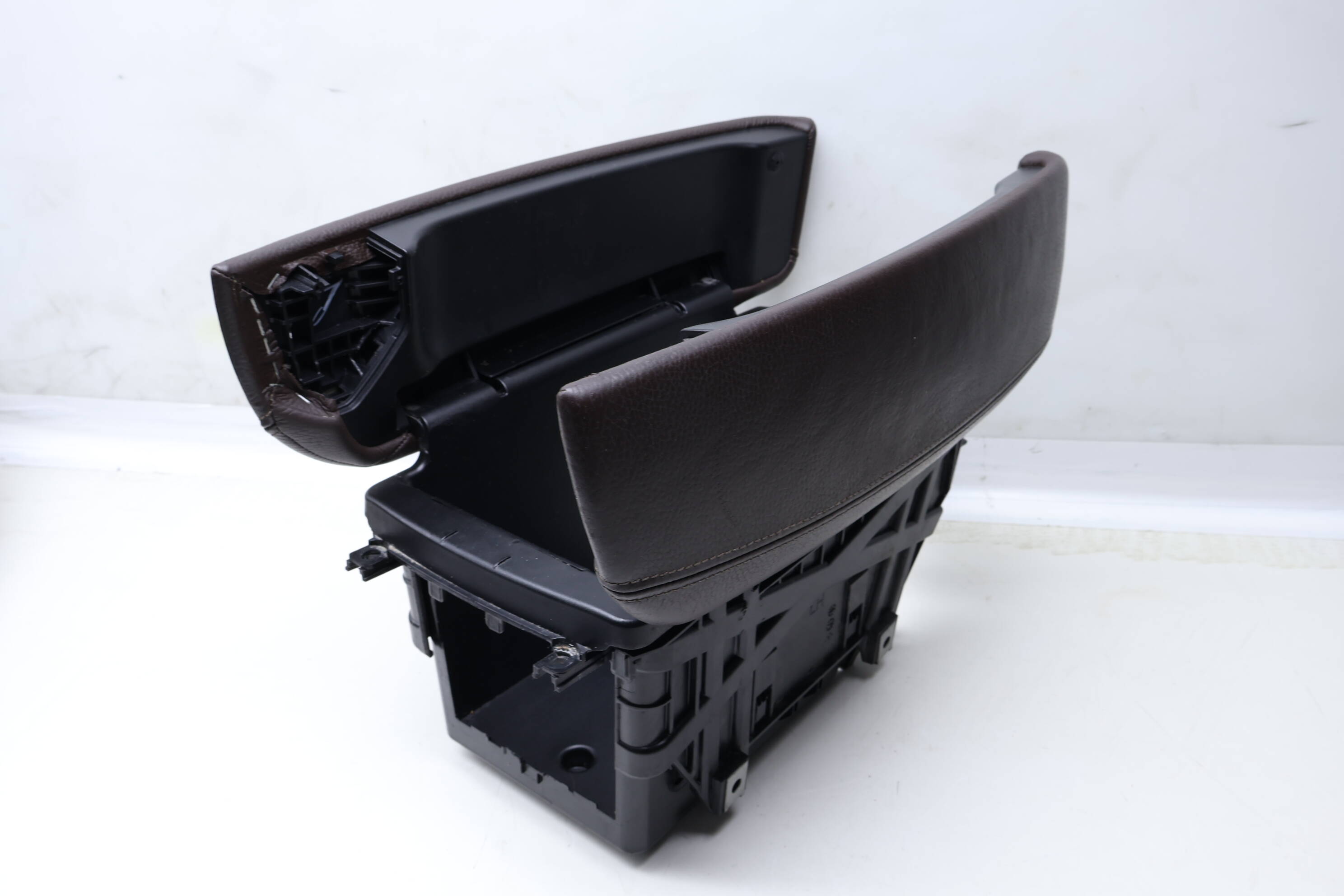 BMW Front Center Console Armrest / Arm Rest (X5) 51169285086
