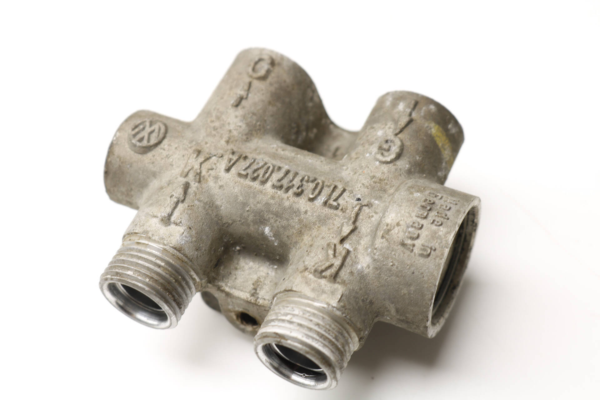 Audi Transmission Oil Cooler Temp Valve / Thermostat 7L0317027A