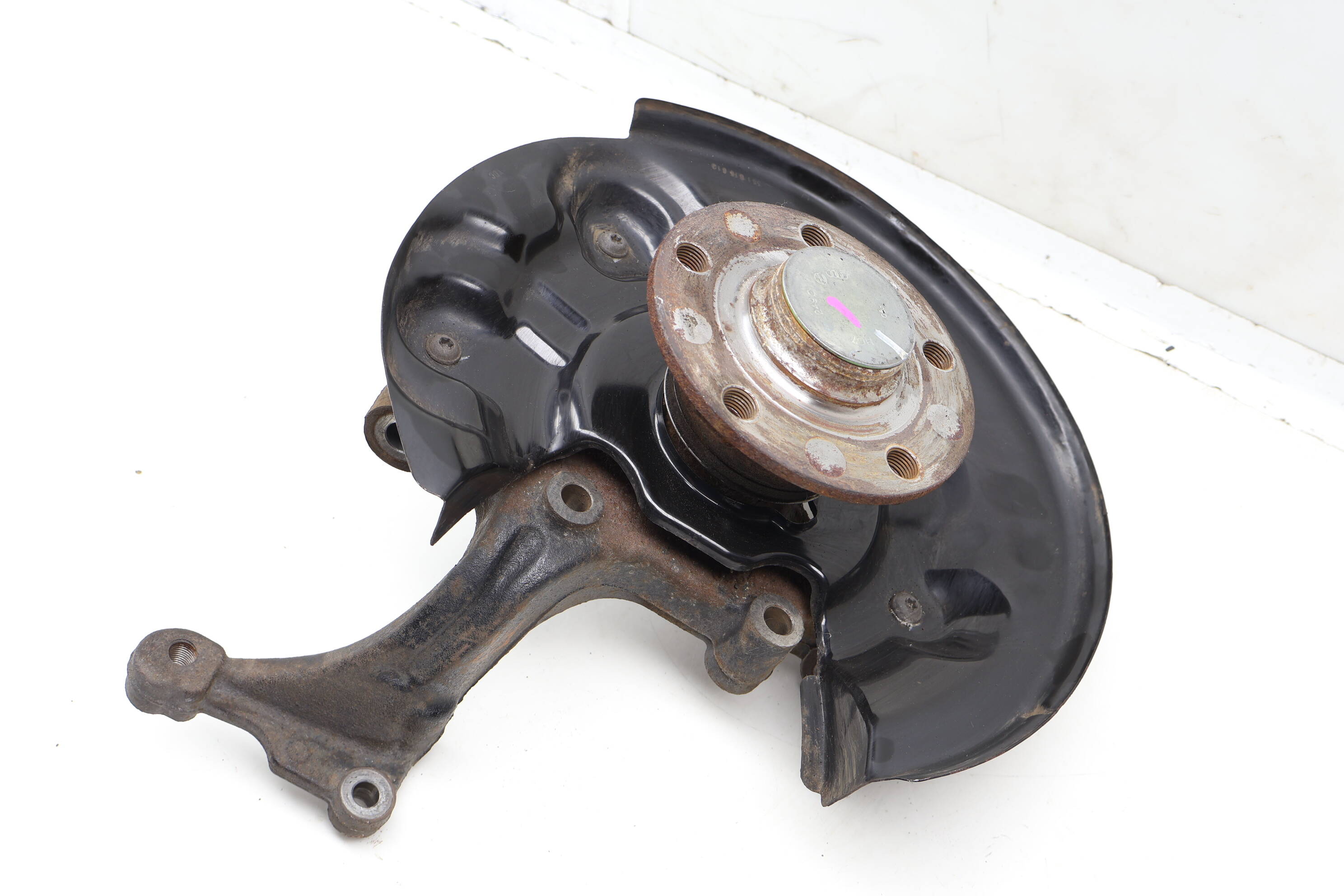 VW Rear Right Spindle Knuckle W/ Wheel Bearing 5C0505436B