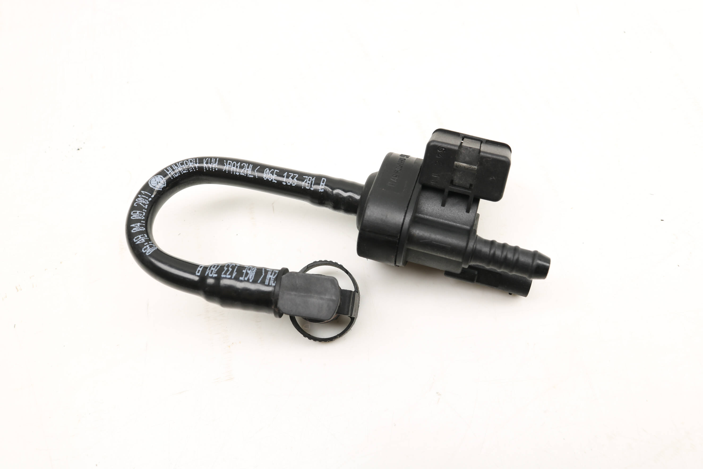 Audi Purge Valve W/ Connecting Tube 06E133781B