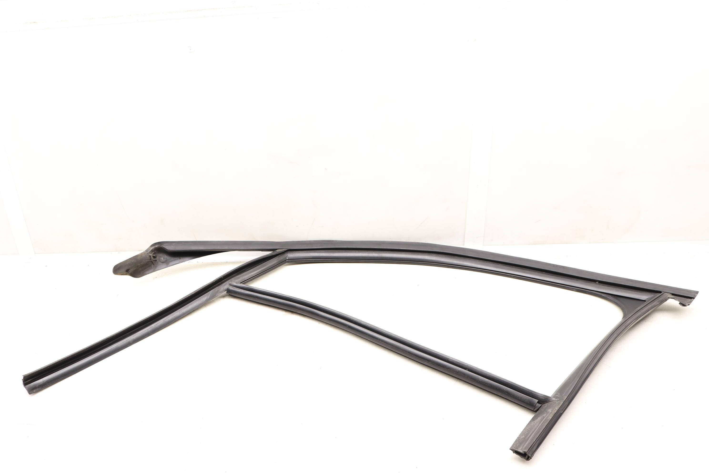 Audi Door Window Frame Seal / Weather Stripping 4H0837439D